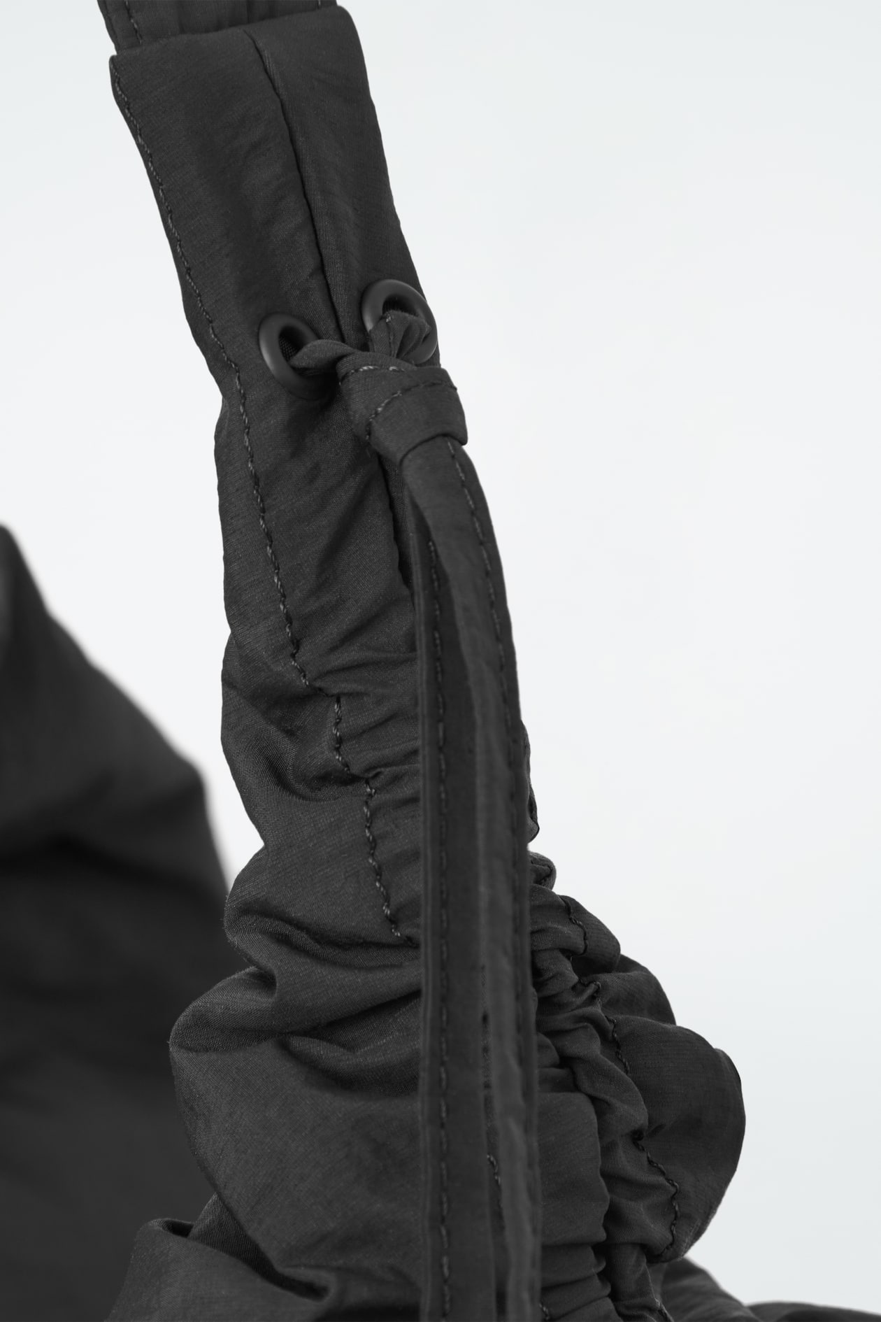 CANOPY OVERSIZED CROSSBODY BAG - NYLON - BLACK - Ladies | H&M GB