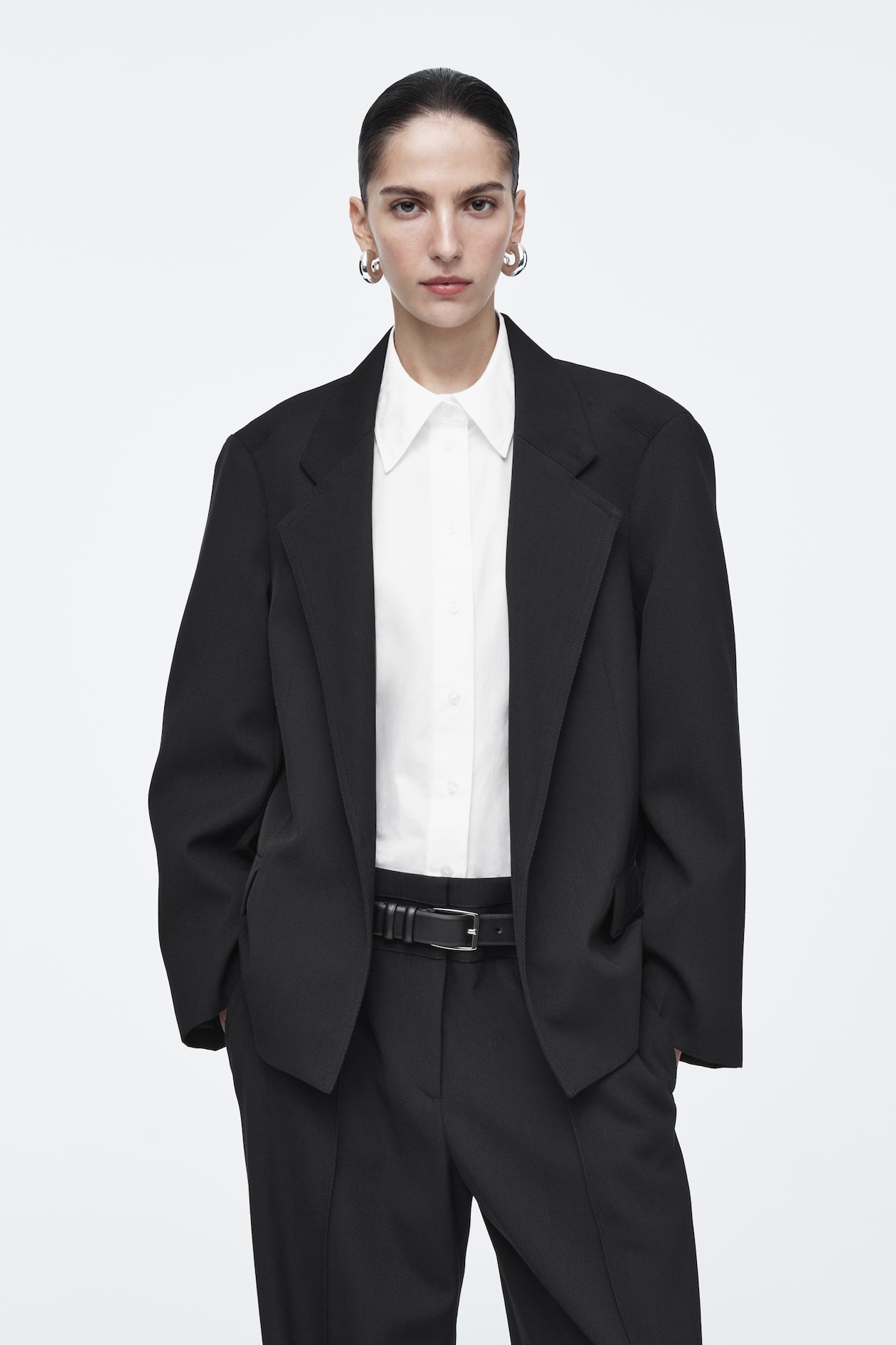 OVERSIZED EXAGGERATED-SHOULDER BLAZER - BLACK - Ladies | H&M GB