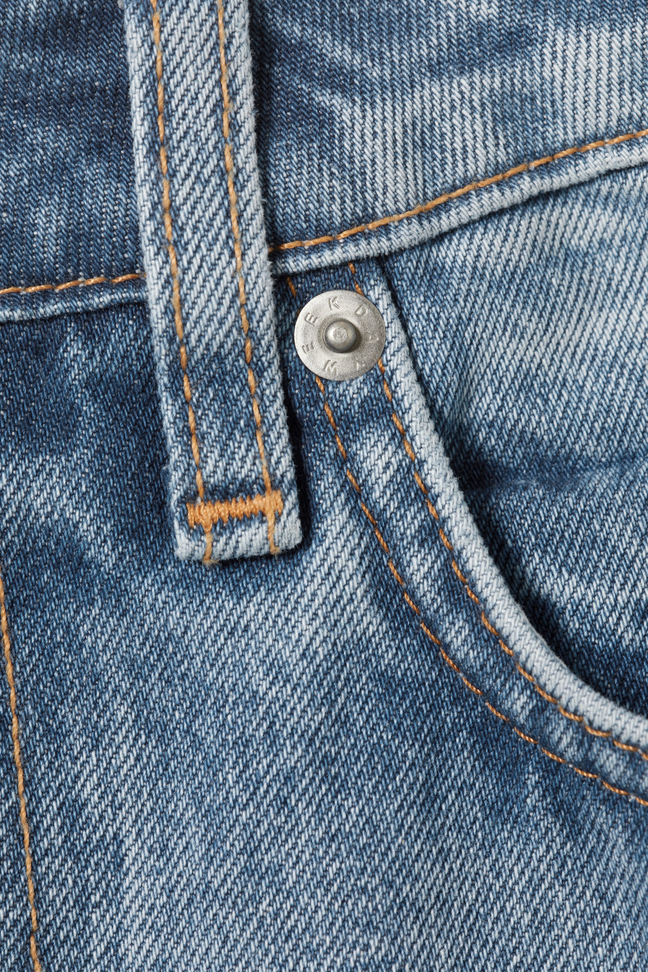 Pin normal jeans med mellomhøyt liv og rette ben - Eighteen Blue ...