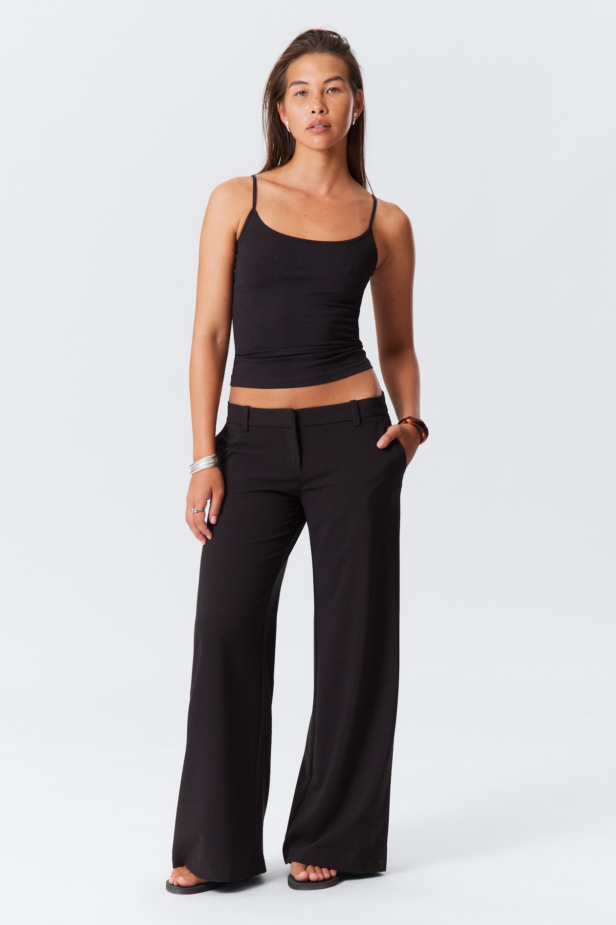 Pantalon de costume évasé taille basse - Noir - FEMME | H&M FR