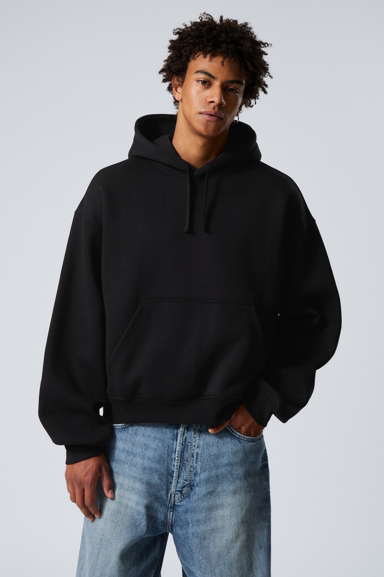 Sudadera boxy gruesa con capucha - Negro - HOMBRE | H&M ES