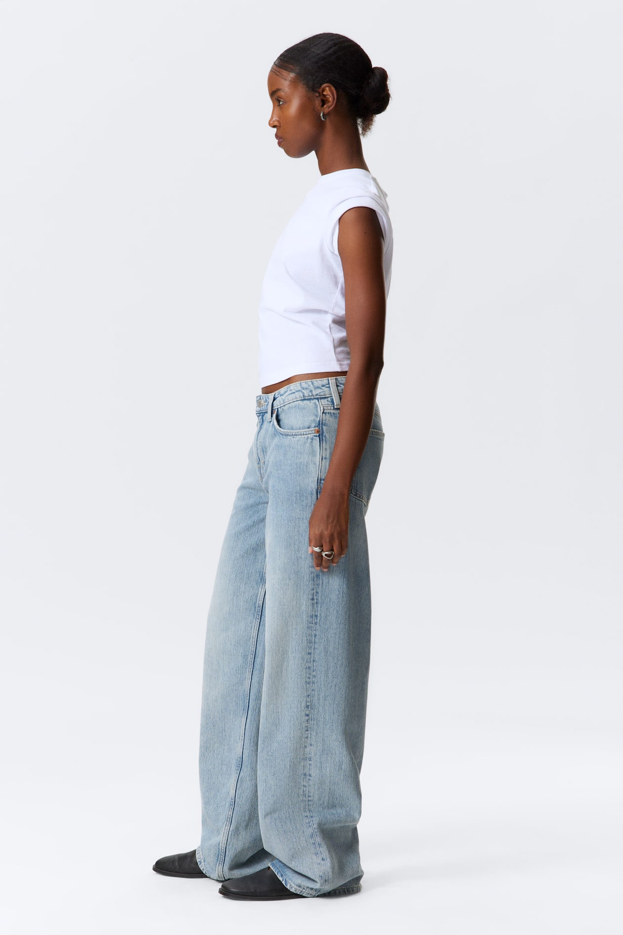 Ample Low Rise Loose Wide Leg Jeans - Lip Blue - Light Blue - Ladies ...