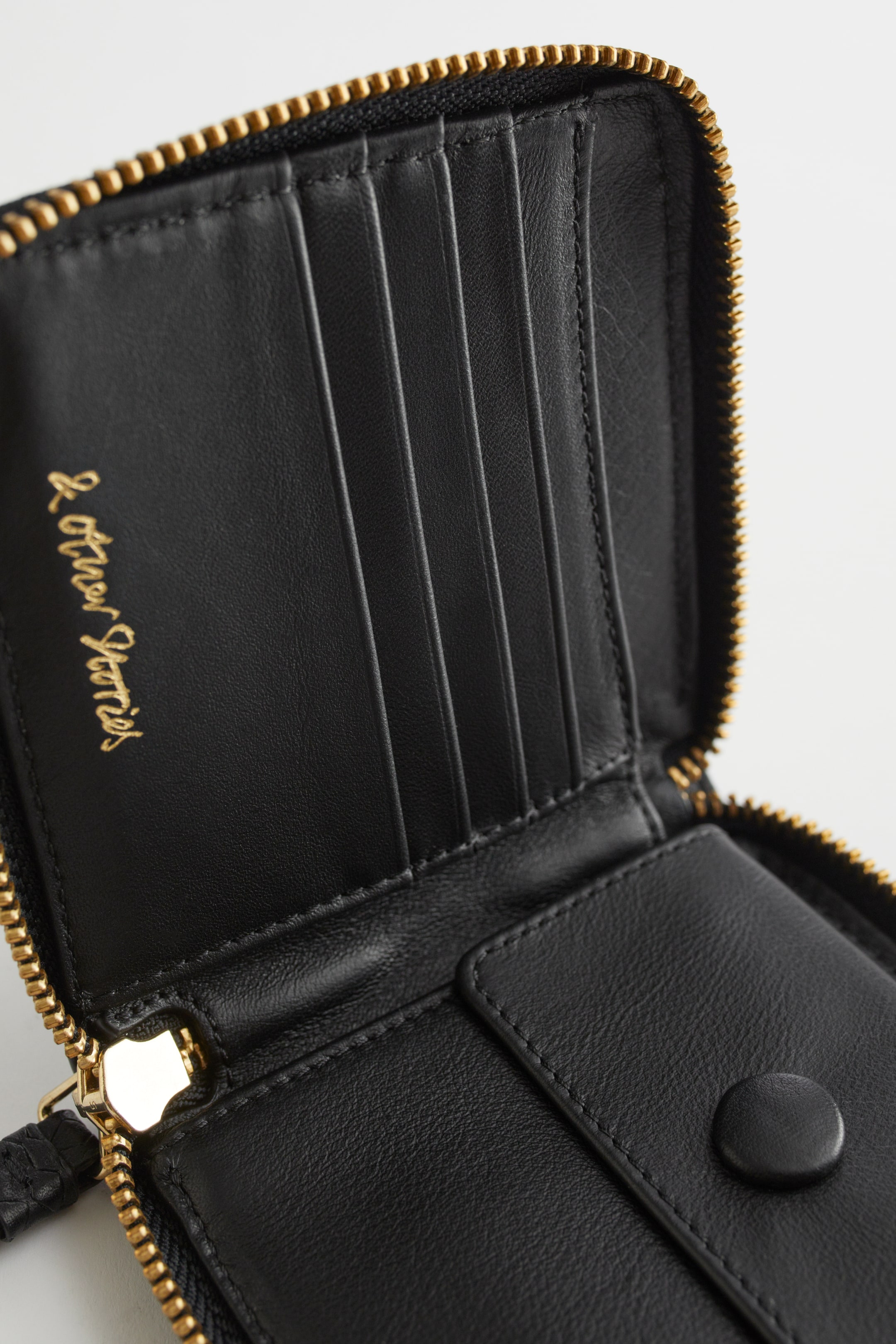 Embossed Leather Zip Wallet - Black Snake - Ladies | H&M GB