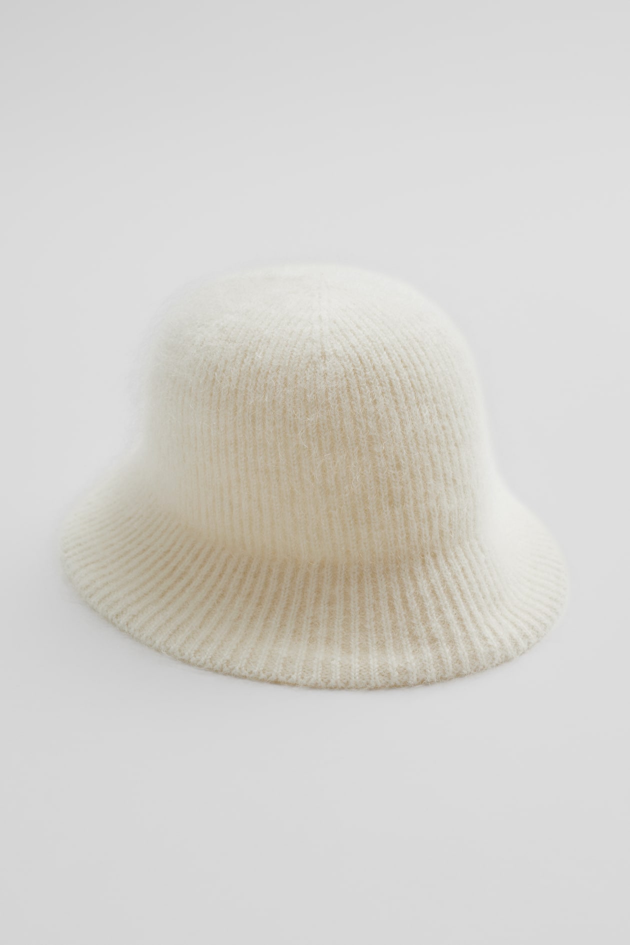 Fuzzy Bucket Hat - Cream - Ladies | H&M GB