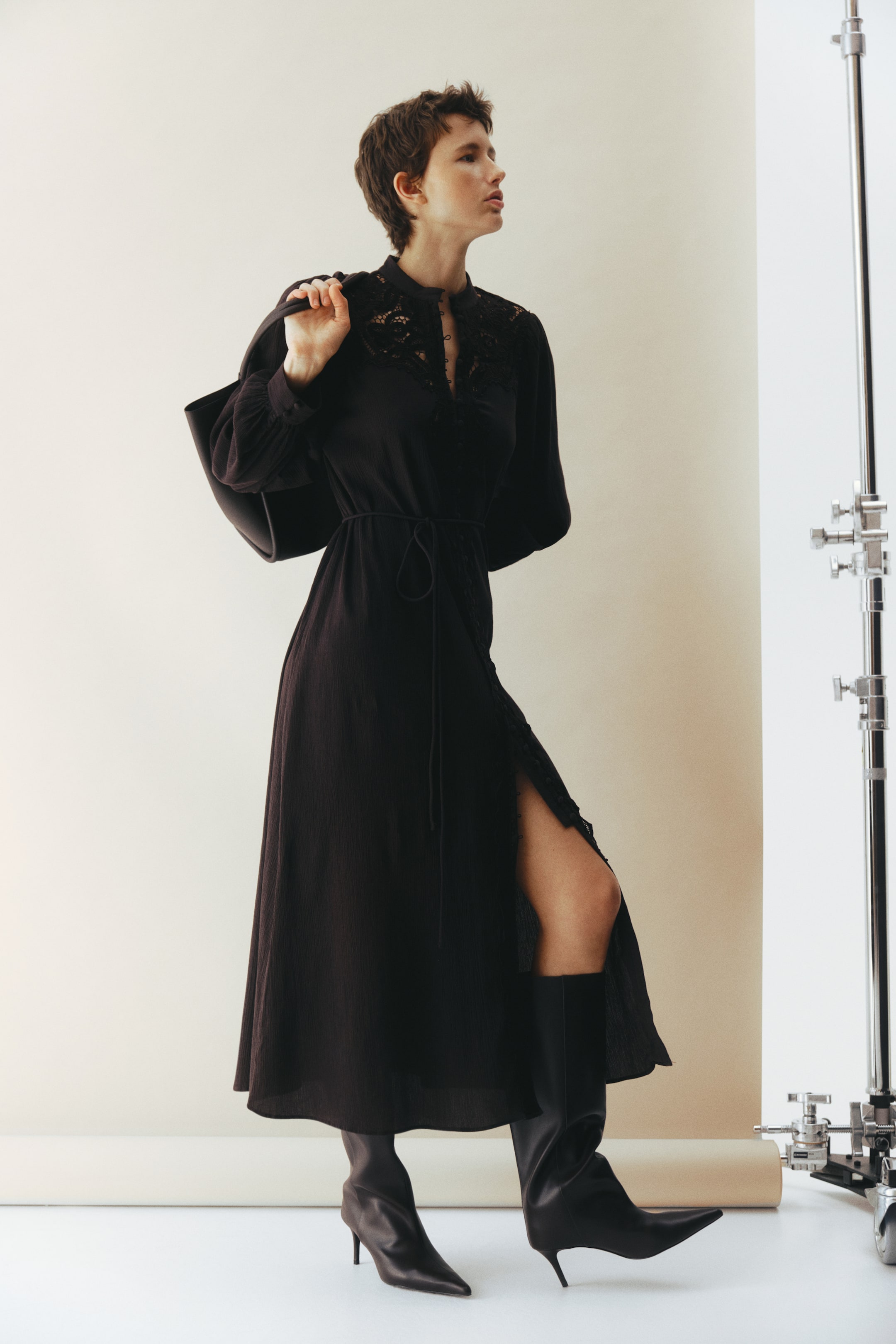 Rochie din bumbac cu detalii de dantelă - Maro-închis - FEMEI | H&M RO