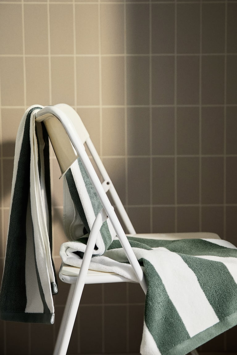 Sage/striped Bath Towel at H&M Home | H&M CA
