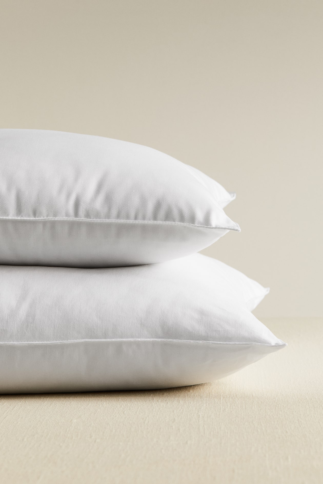 White Polyester-filled Inner Cushion at H&M Home | H&M US
