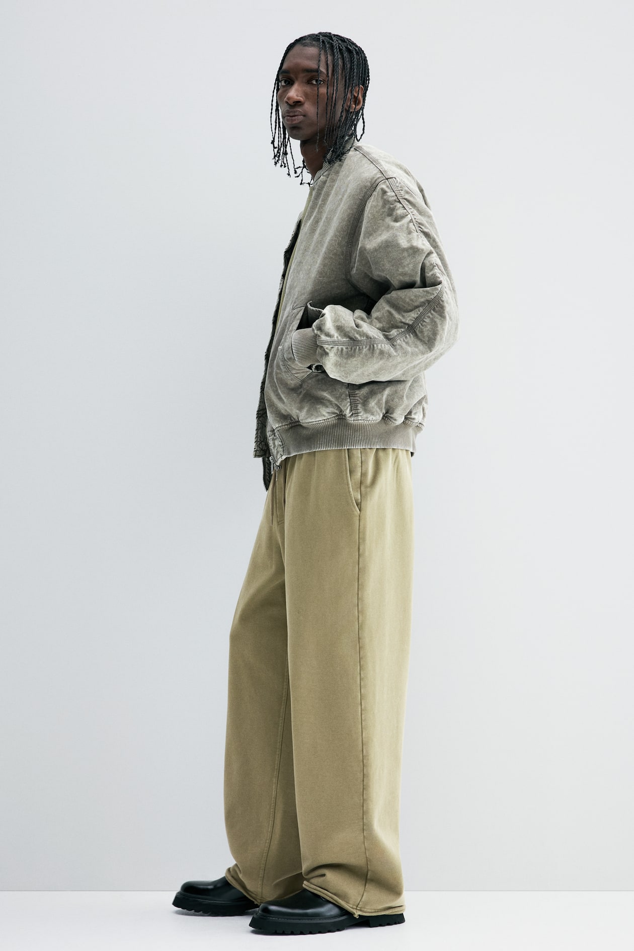 Men’s Khaki green Relaxed-Fit Washed Sweatpants | H&M CA