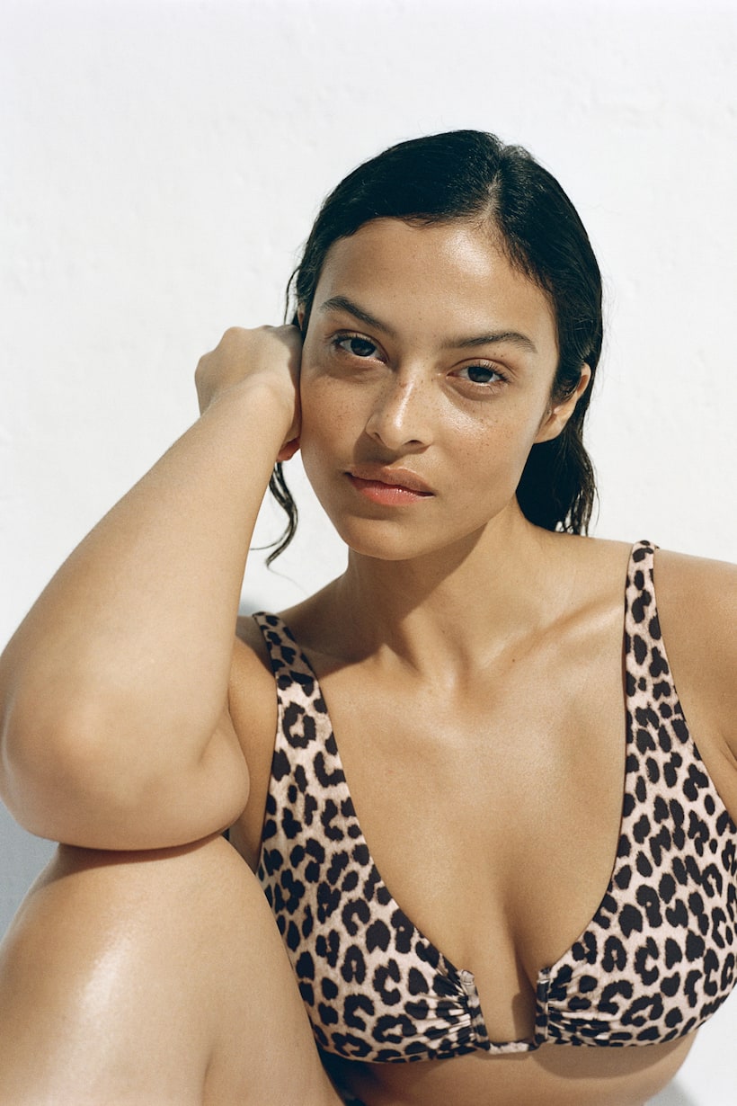 Top de bikini con relleno - Beige claro/Diseño de leopardo - Ladies | H&M MX