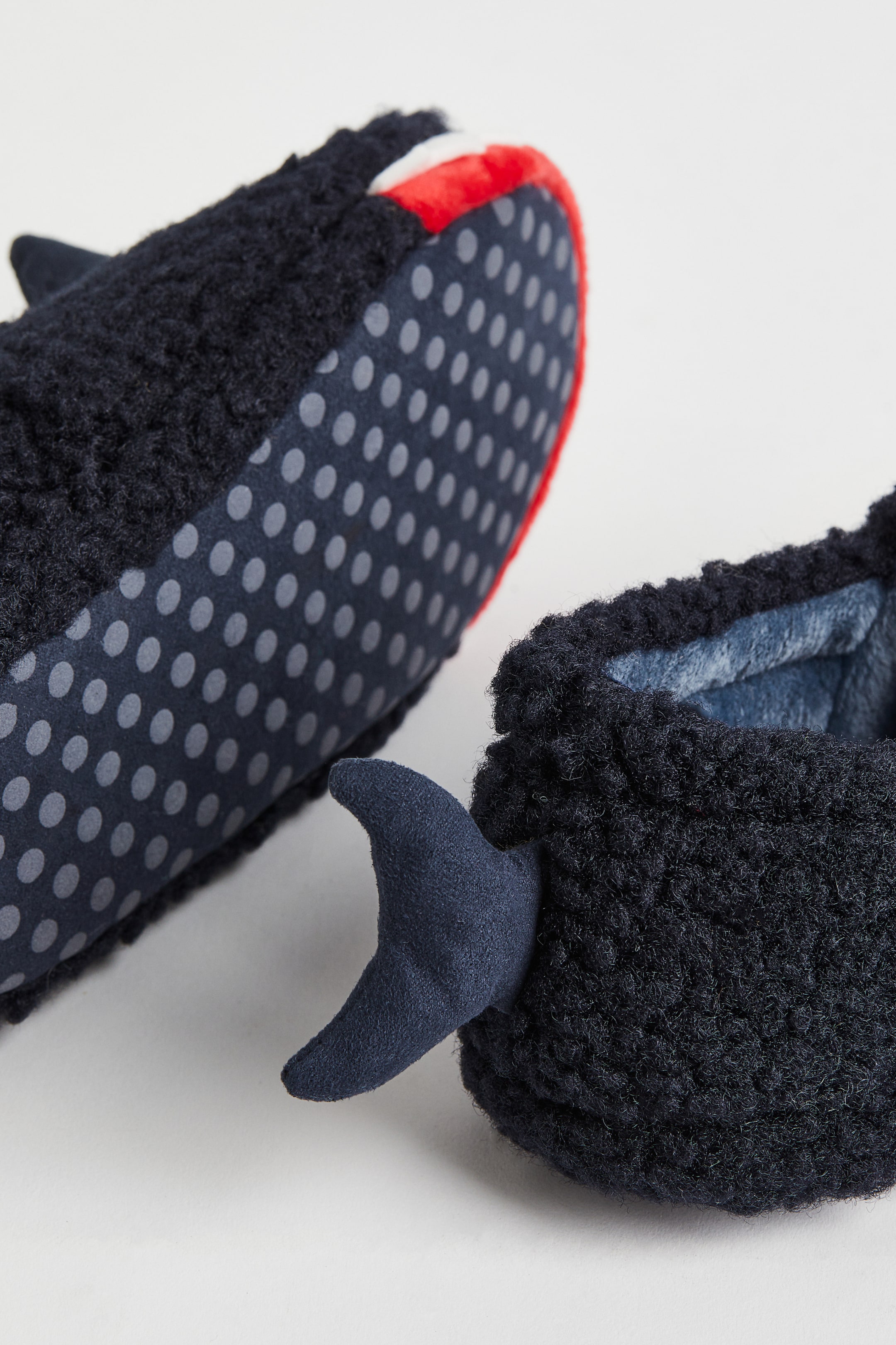 Soft teddy slippers - Dark blue/Shark - Kids | H&M IE