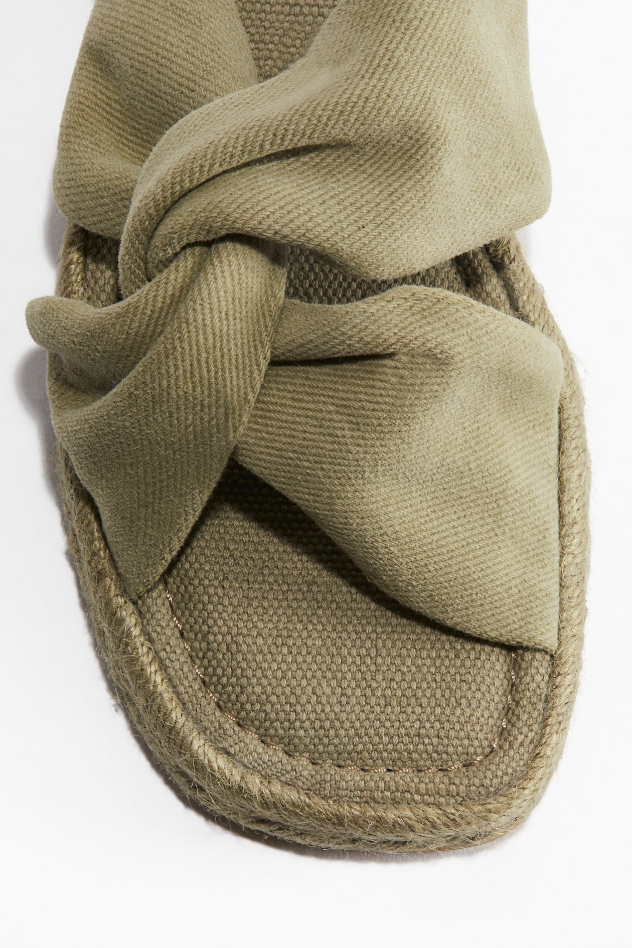 Espadrille-slippers met gedraaid detail - Kakigroen - DAMES | H&M NL