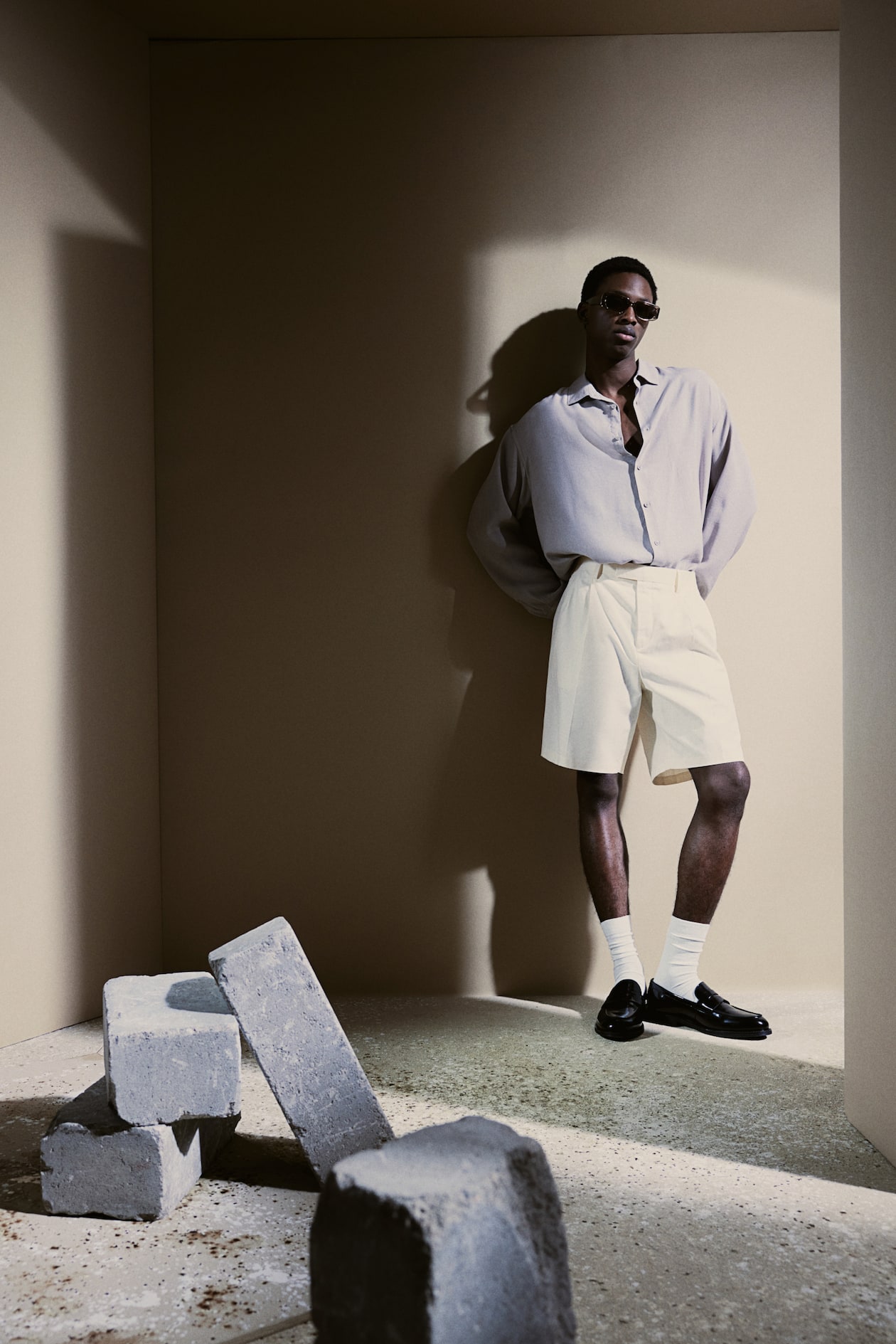 Relaxed-Fit Twill Bermuda Shorts - Cream - Men | H&M US