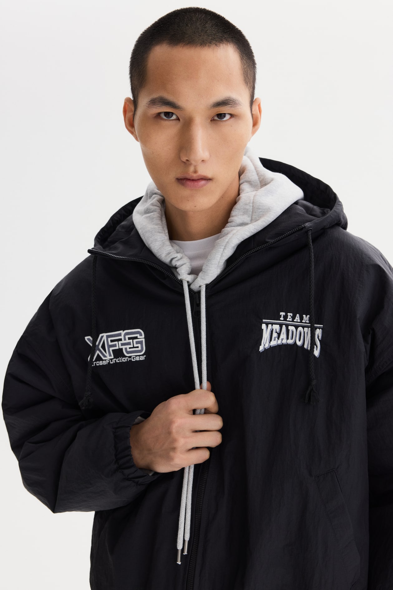 パッデッドナイロンウインドブレーカー - ブラック／Team Meadows - Men | H&M JP