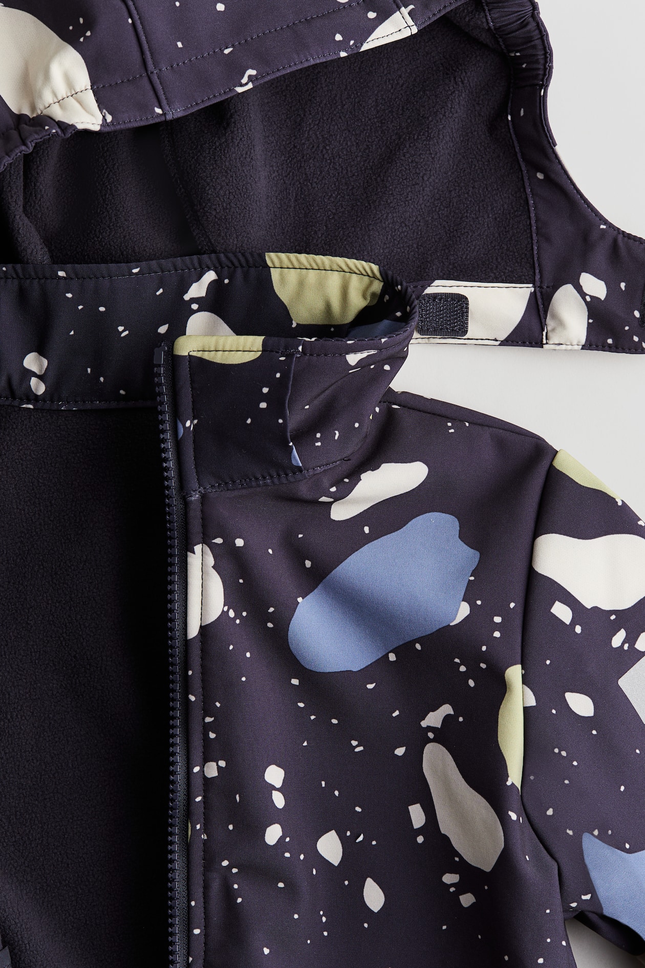 Dark grey/Spotted Water-resistant softshell jacket for kids | H&M GB