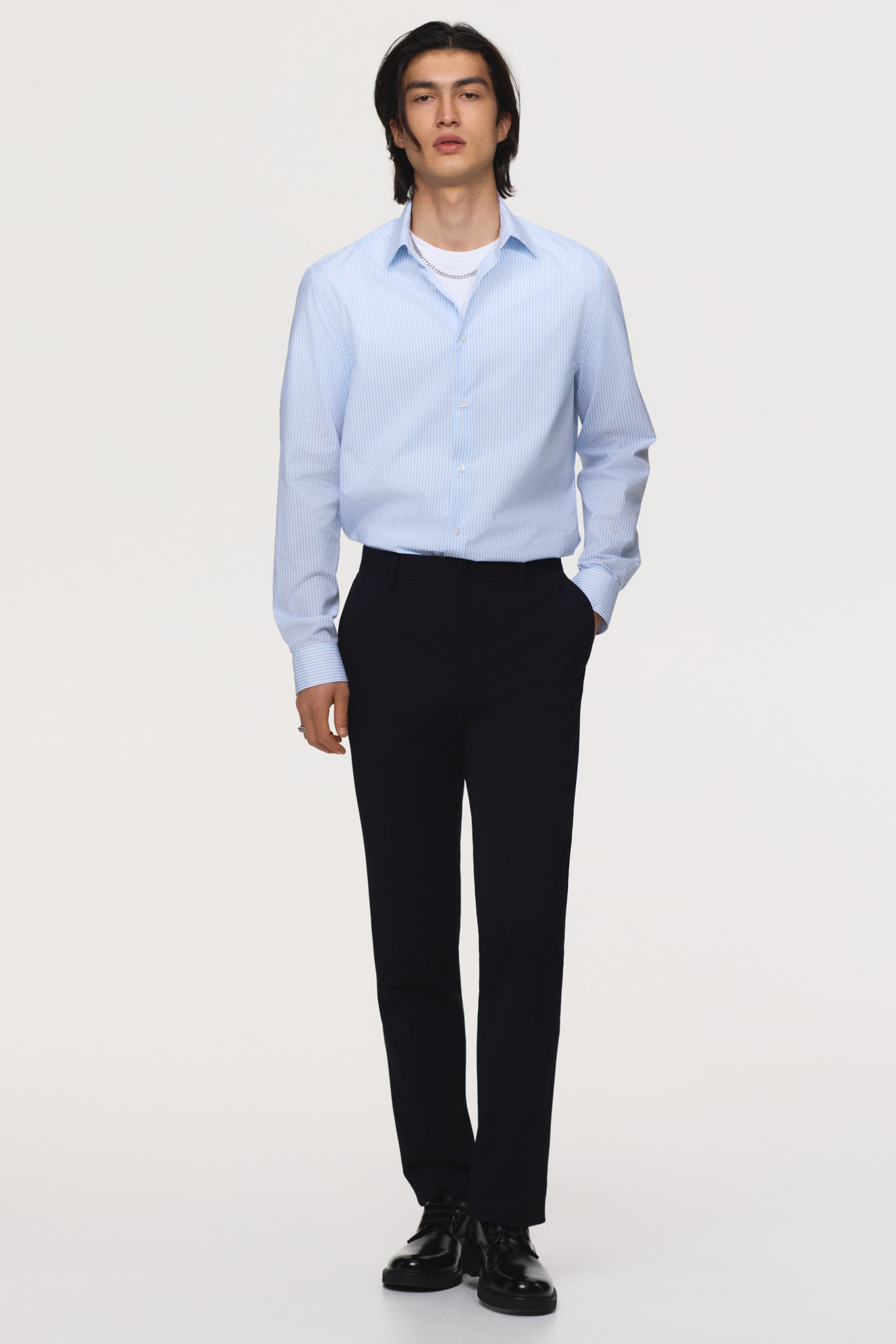 Košulja koja se lako pegla Slim Fit - Svetloplava/pruge - Men | H&M RS