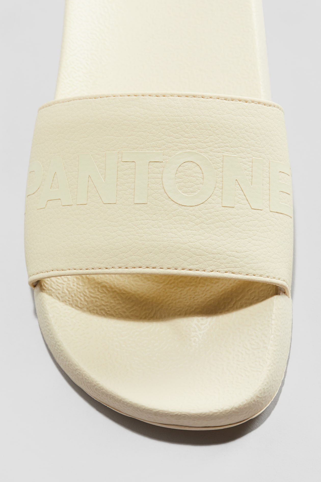 Light yellow Embossed pool slides for kids | H&M GB