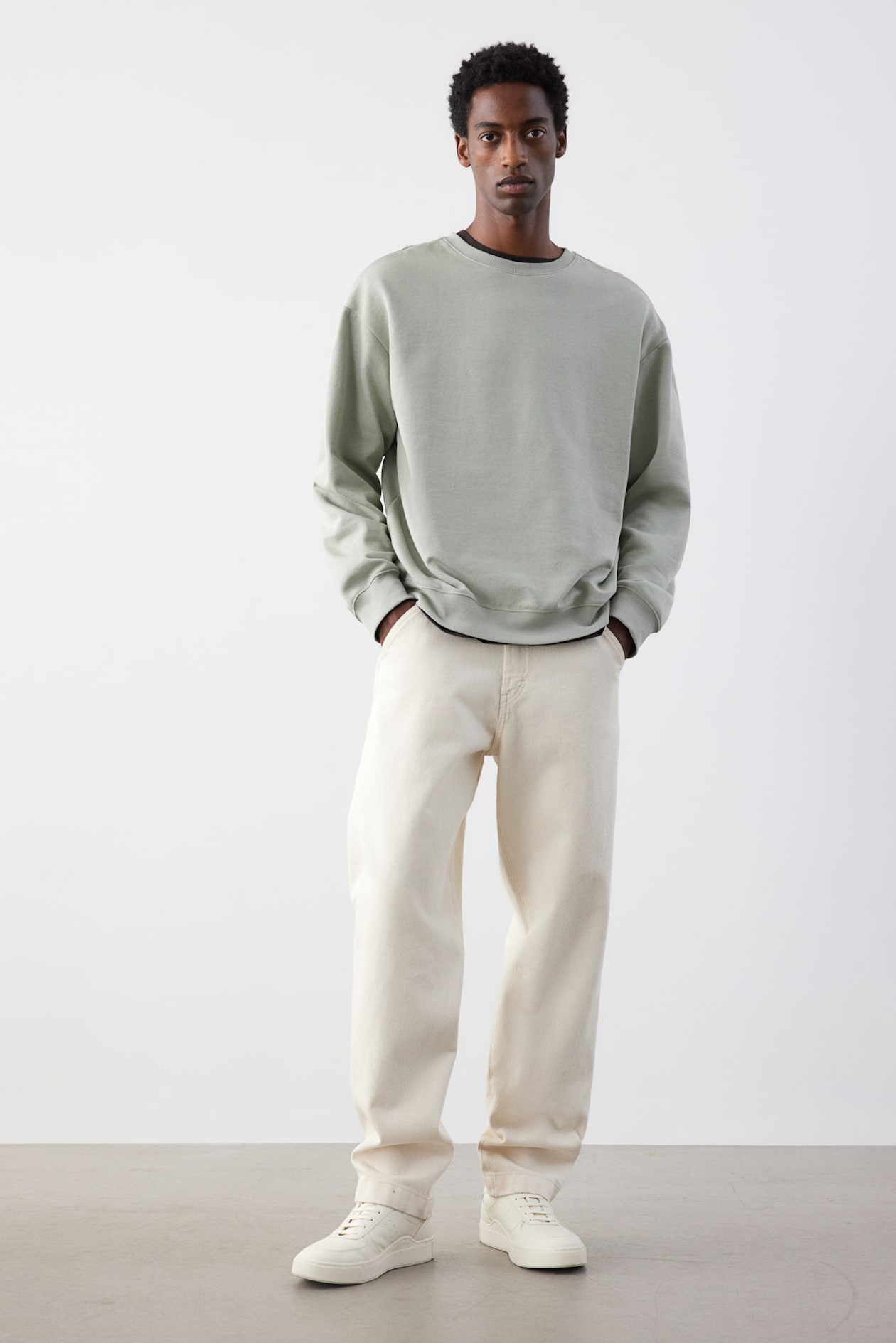 Loose Fit Sweatshirt - Sage green - Men | H&M US