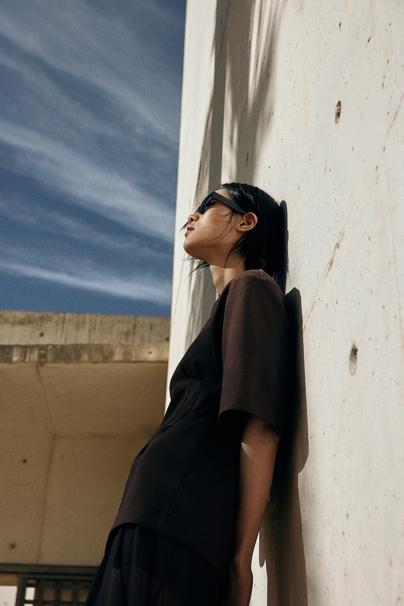 T-Shirt with Defined Waist - Dark brown - Ladies | H&M US