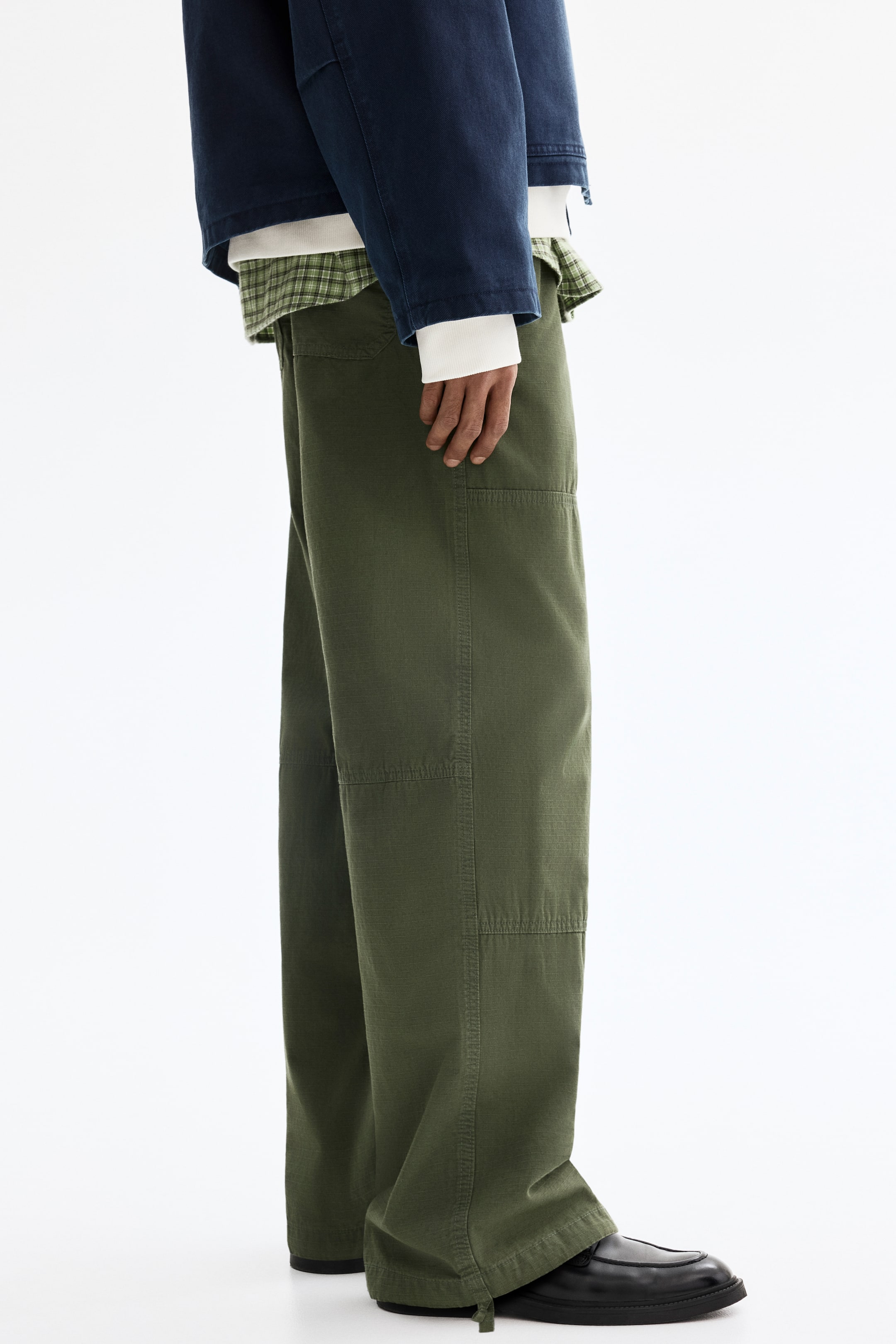 Relaxed Fit Trousers - Khaki green - Men | H&M SG