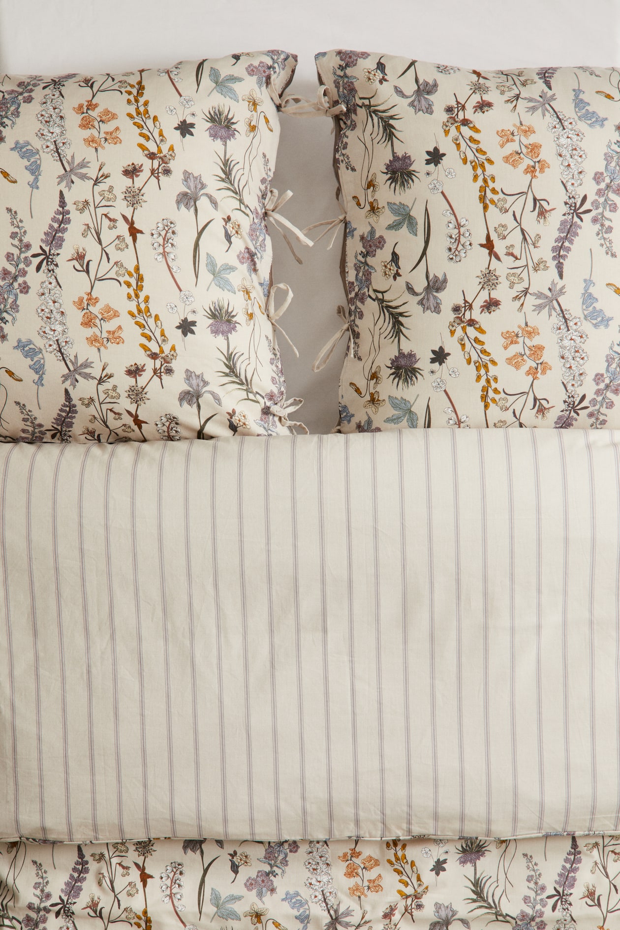 Cotton King/Queen Duvet Cover Set - Light beige/flowers - Home All | H&M US