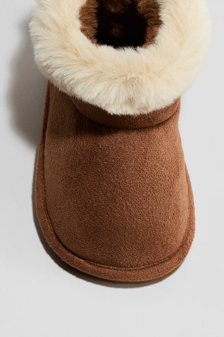 Botas con forro en pelo sintético - Café - Kids | H&M MX