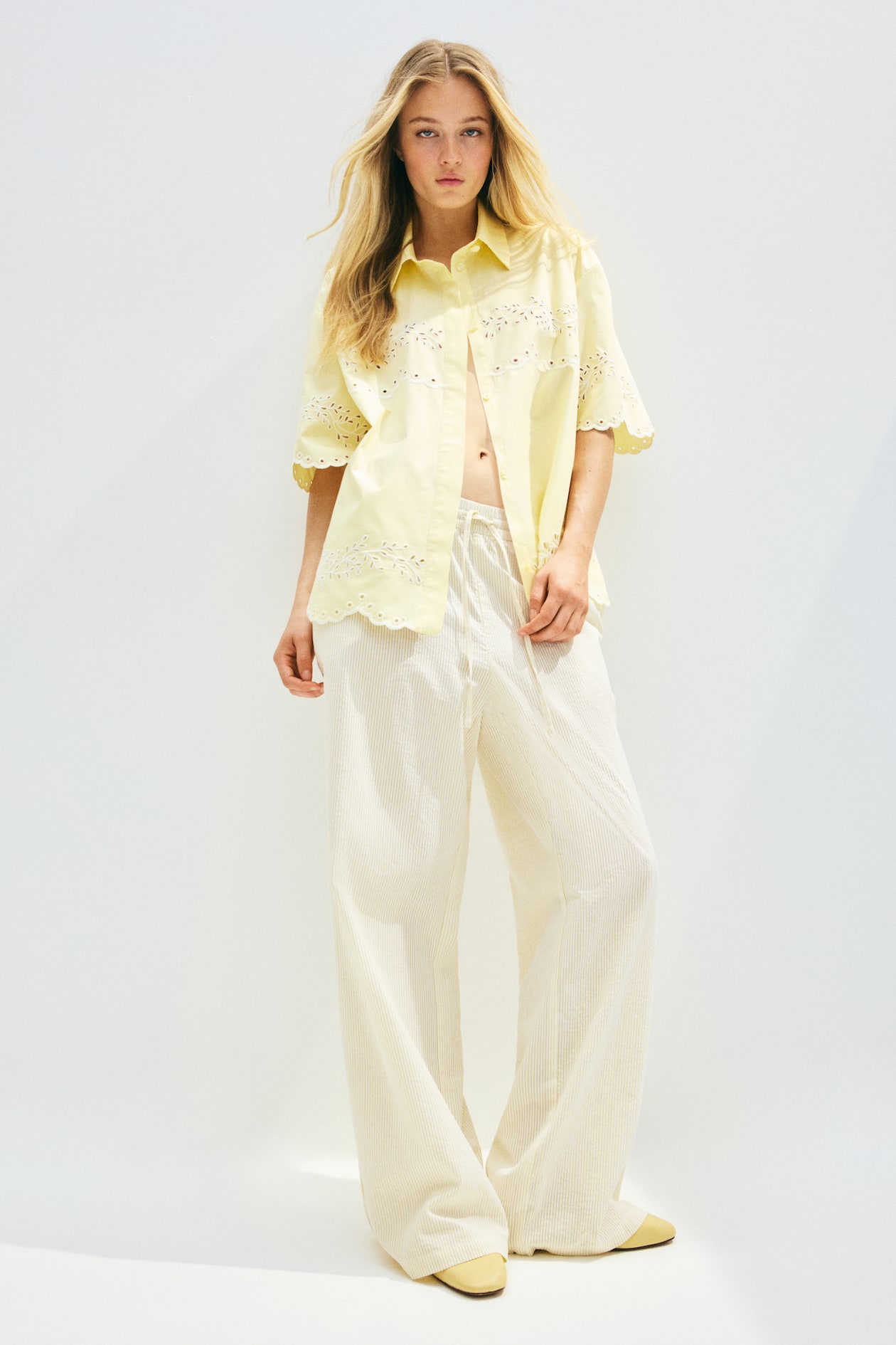 Seersucker drawstring trousers - Light yellow/Striped - Ladies | H&M GB