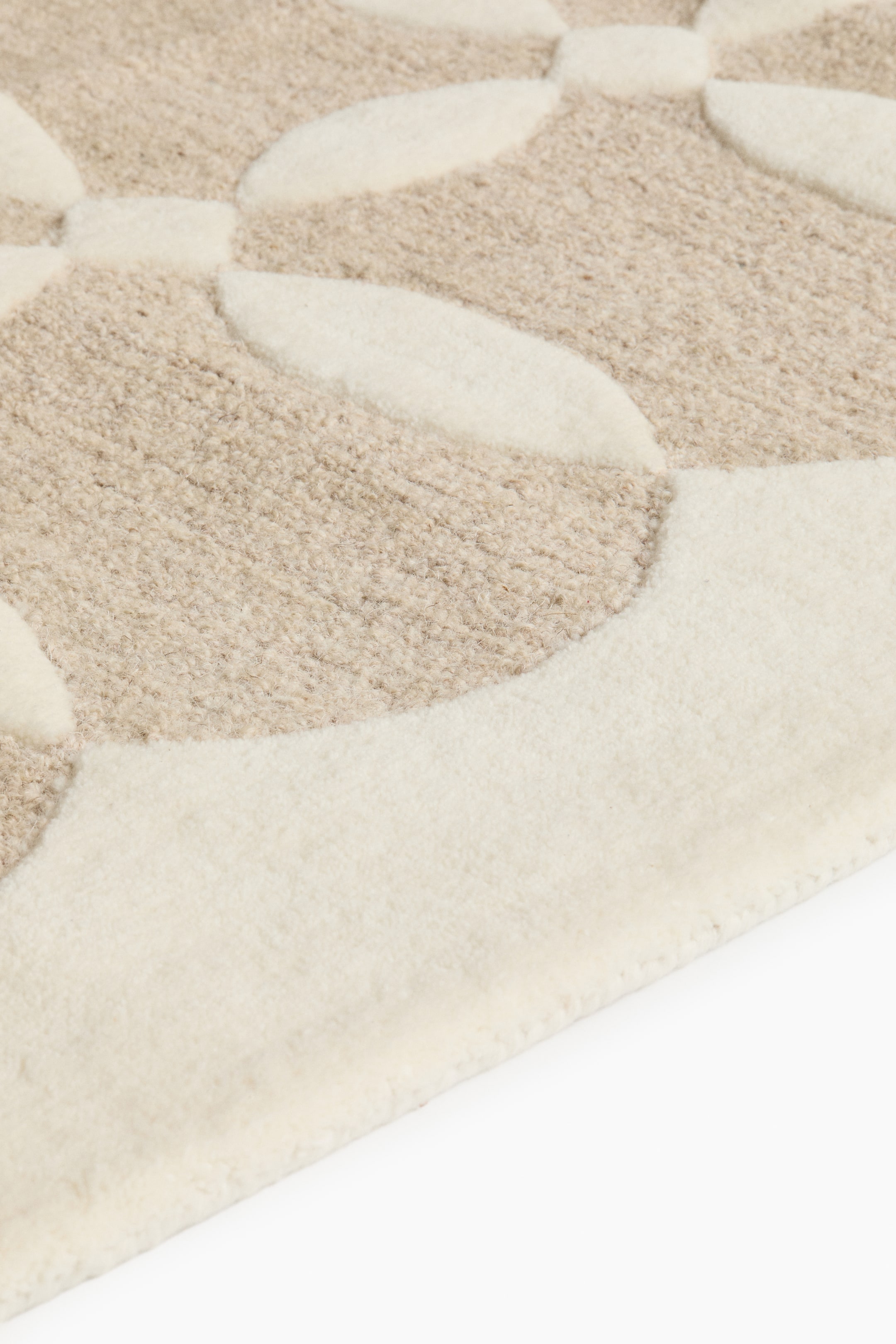 Light beige/patterned Tufted Wool Rug at H&M Home | H&M CA