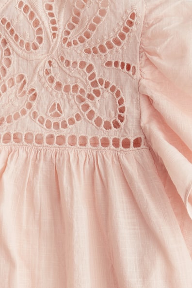 Vestido con mangas mariposa en bordado inglés - Rosa palo - Ladies | H&M MX