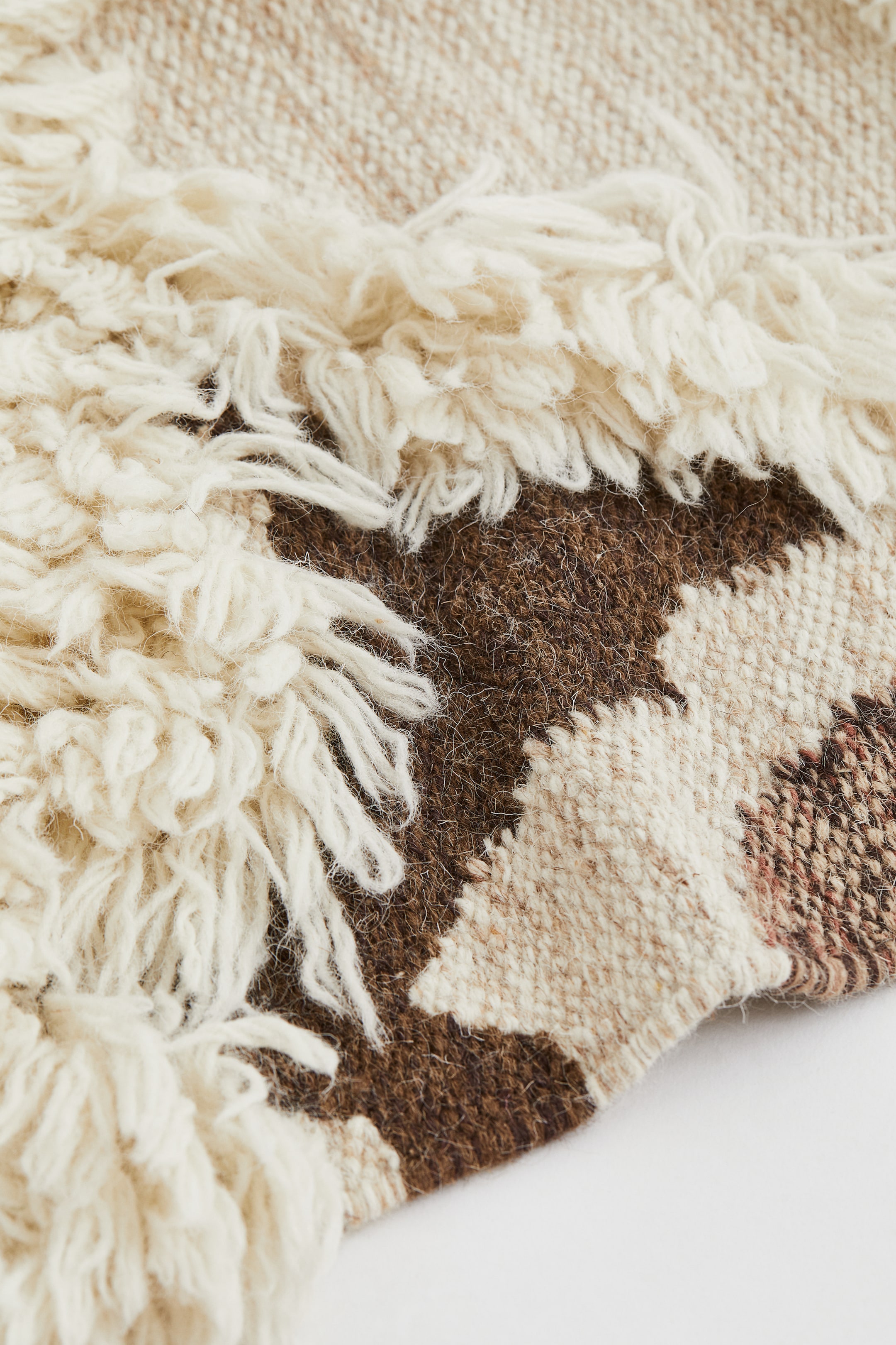 Patterned pile rug - Light beige/Patterned - Home All | H&M IE