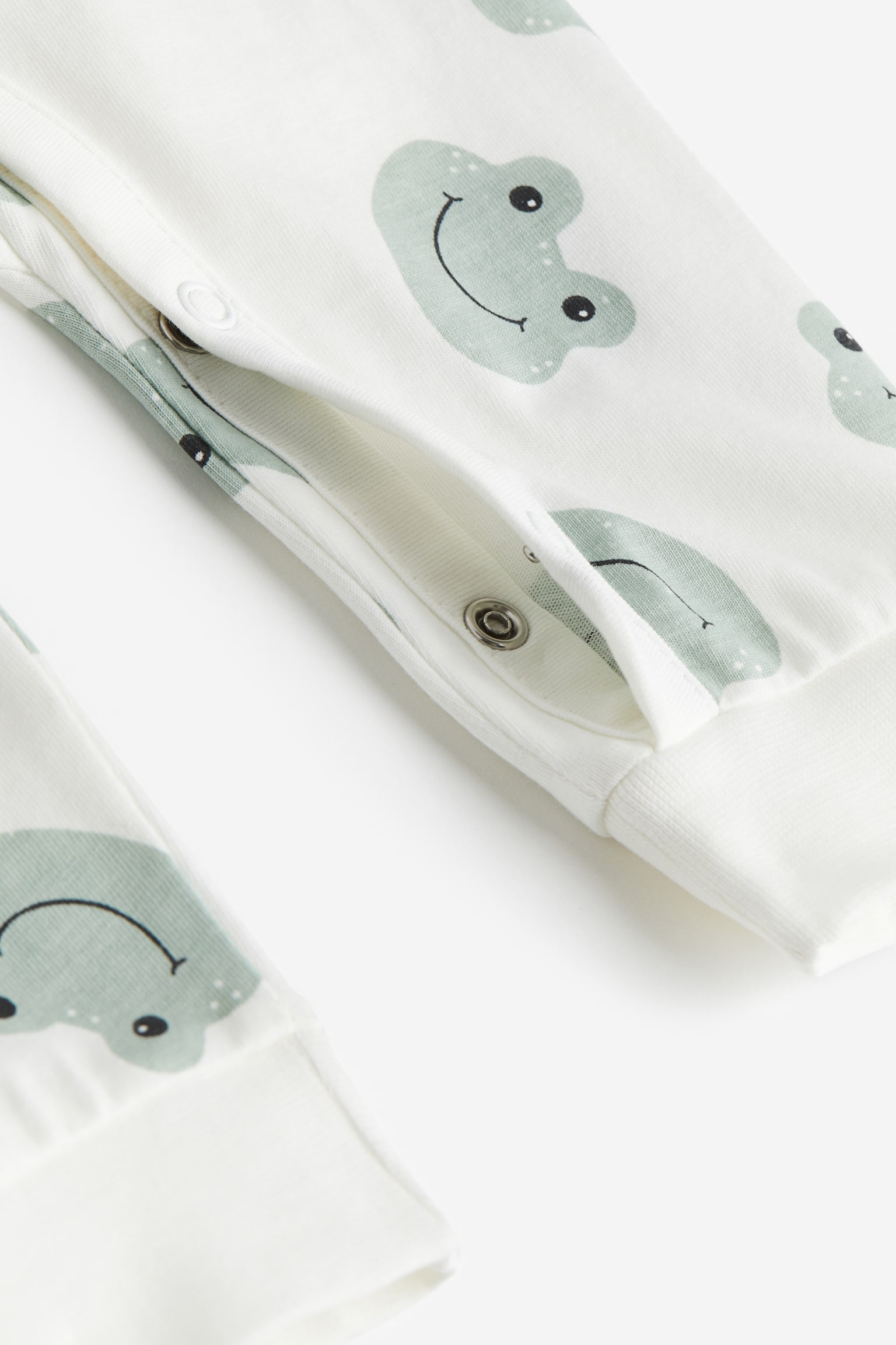 White/Frogs Patterned sleepsuit for kids | H&M GB