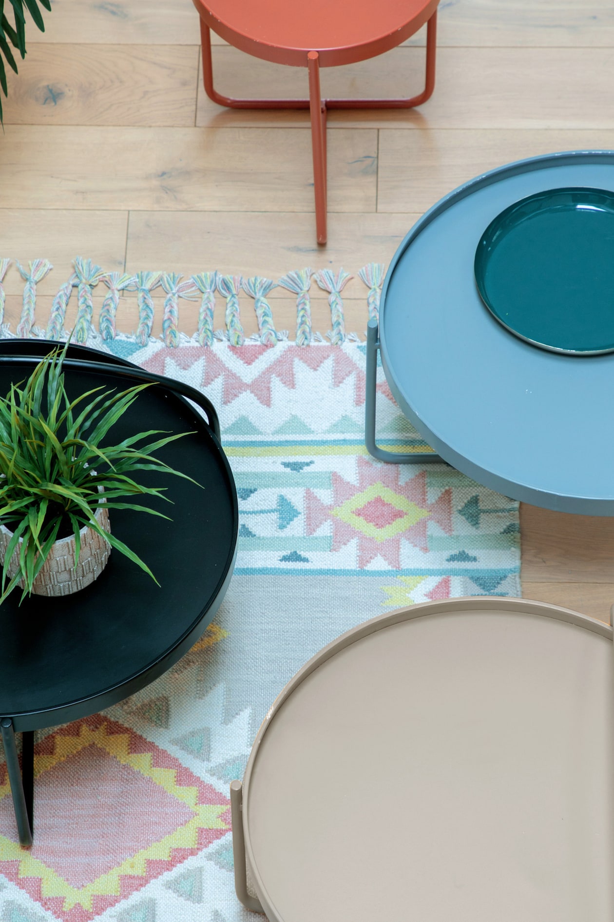 Black Tray Top Metal Coffee Table at H&M Home | H&M GB