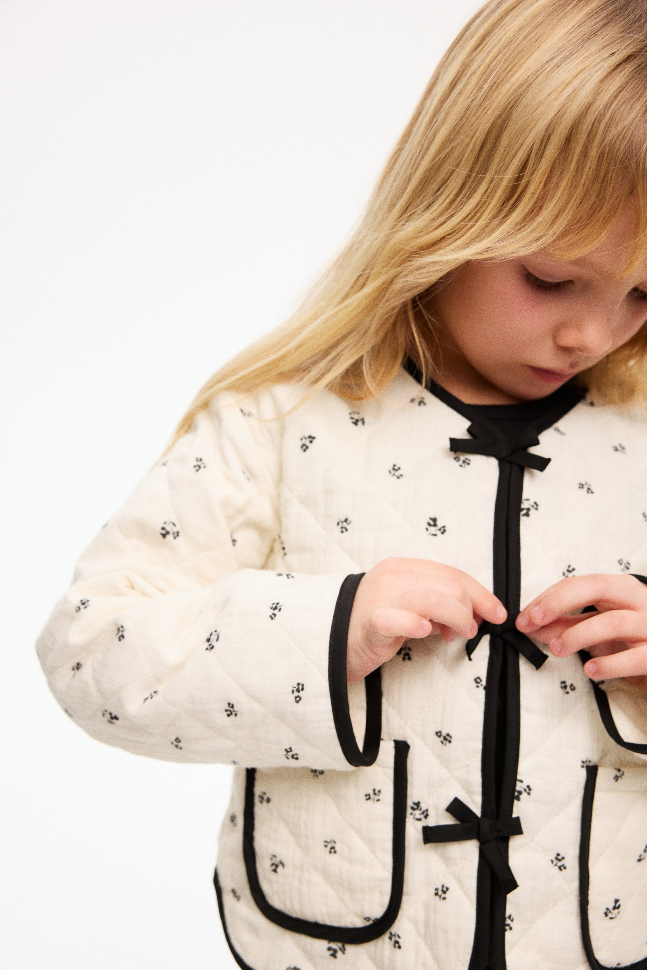 Cream/floral Printed quilted jacket for kids | H&M CA