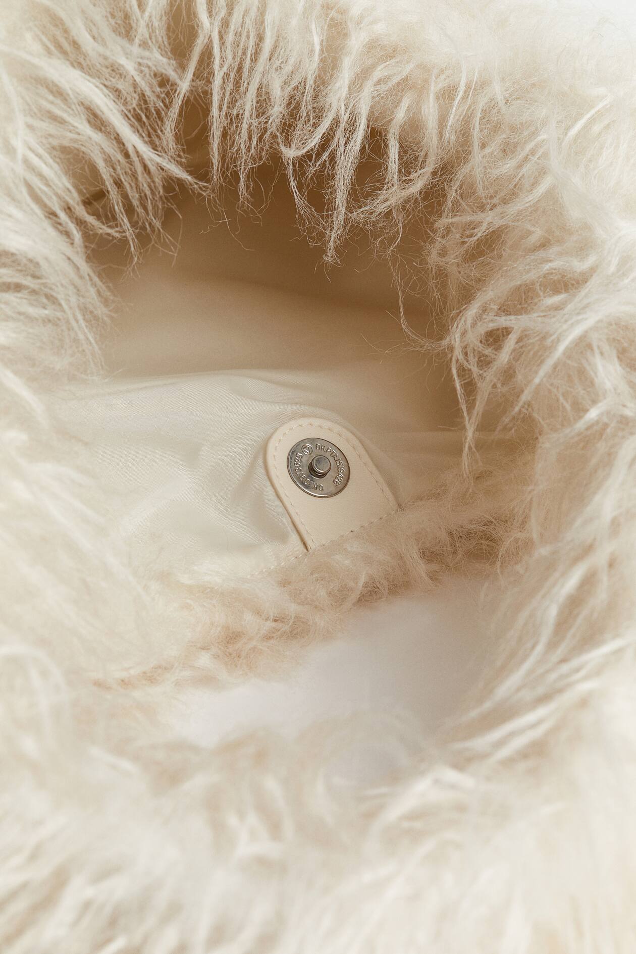 Fluffy Shoulder Bag - Natural white - Ladies | H&M AU