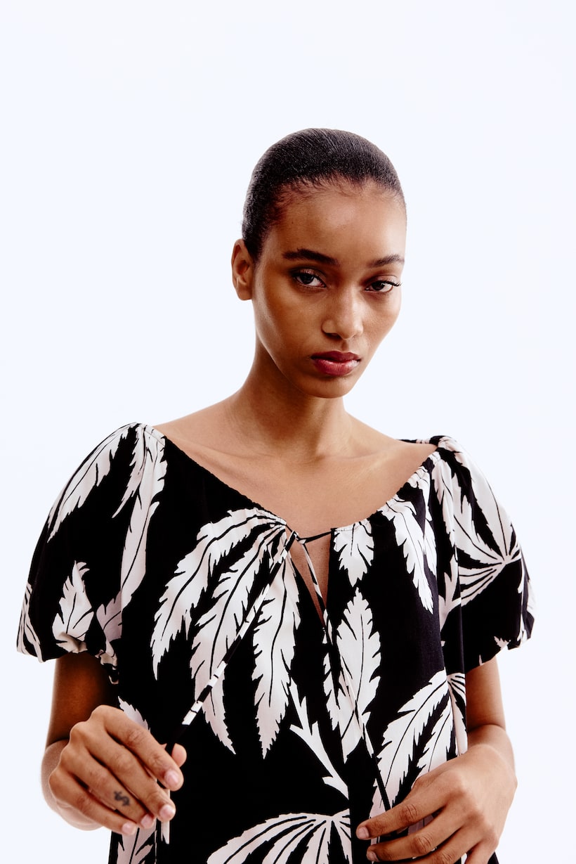 Drawstring-Neck Dress - Black/leaf-patterned - Ladies | H&M US
