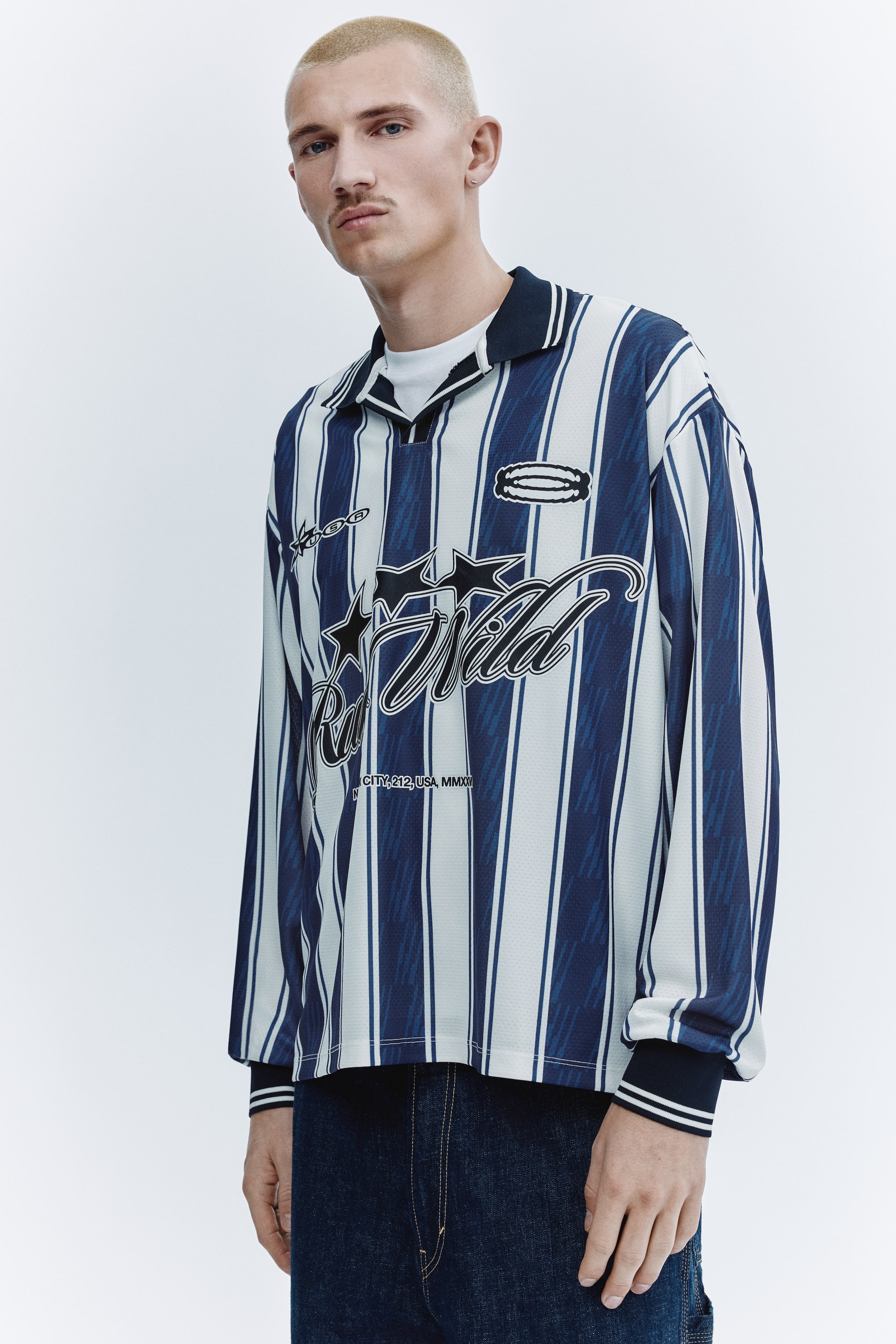 Men’s Dark blue/Run Wild Loose Fit Football shirt | H&M GB