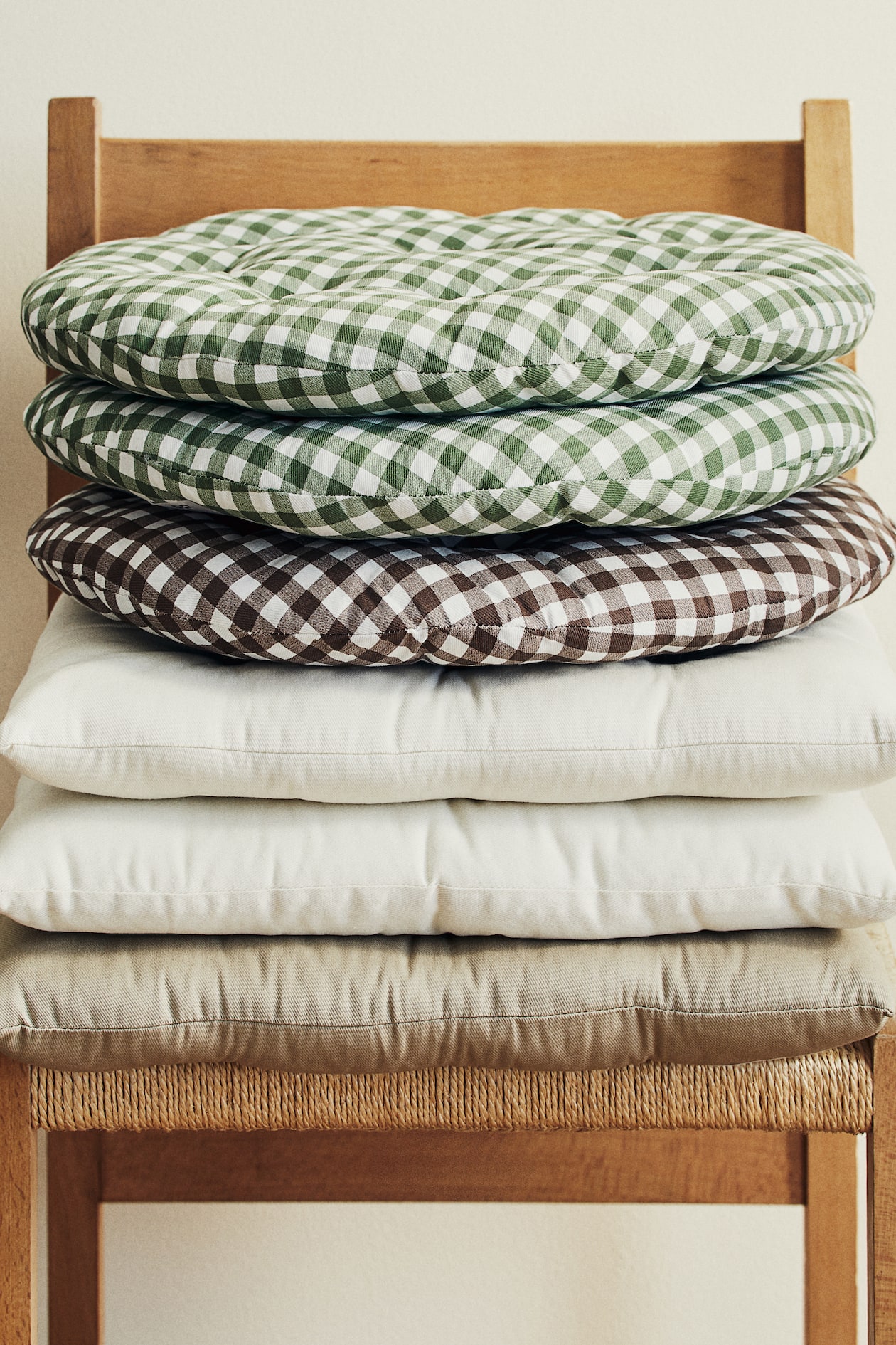 Khaki green/gingham check 2-pack Round Seat Cushions at H&M Home | H&M CA
