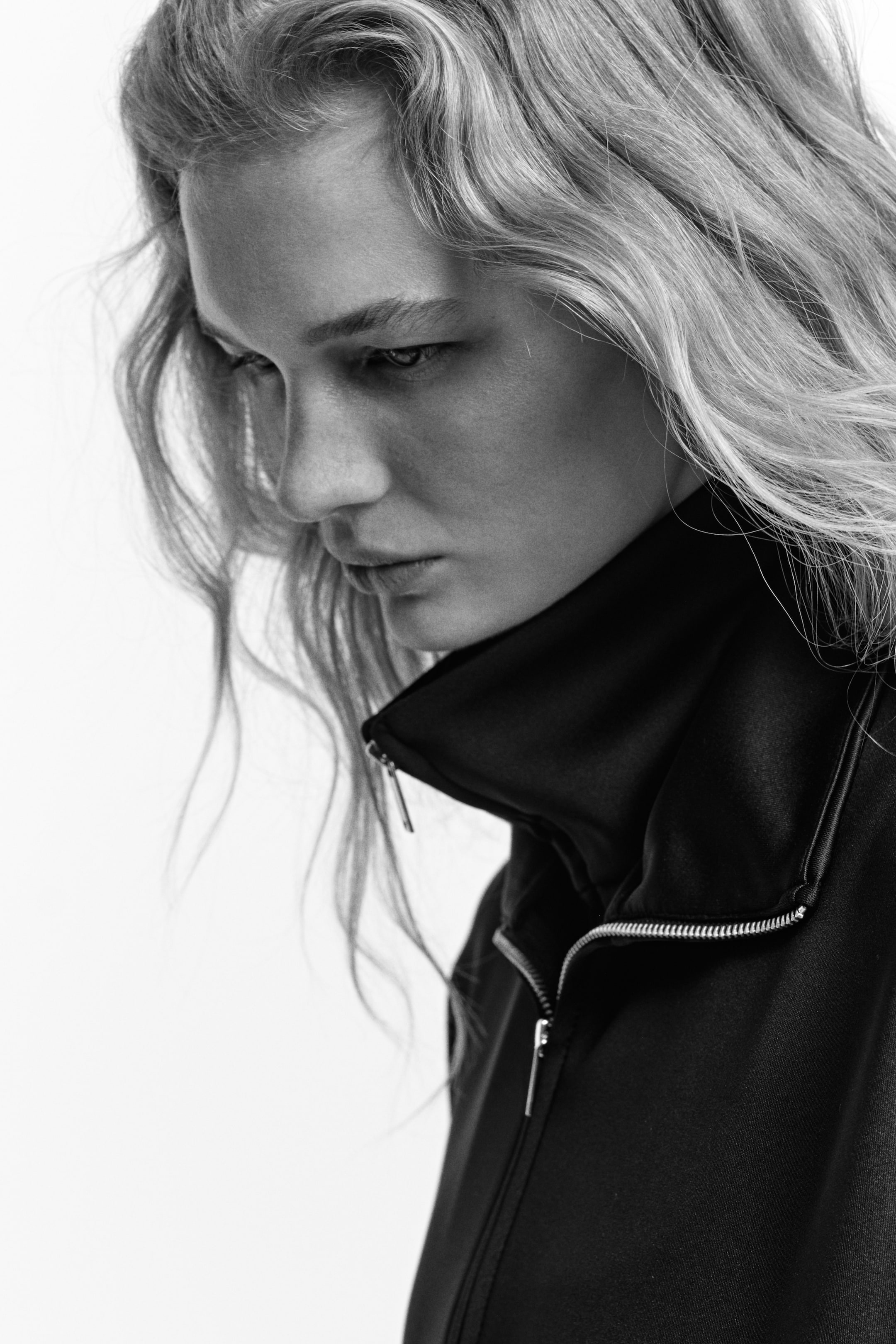 Bunda z materiálu scuba - Černá - ŽENY | H&M CZ