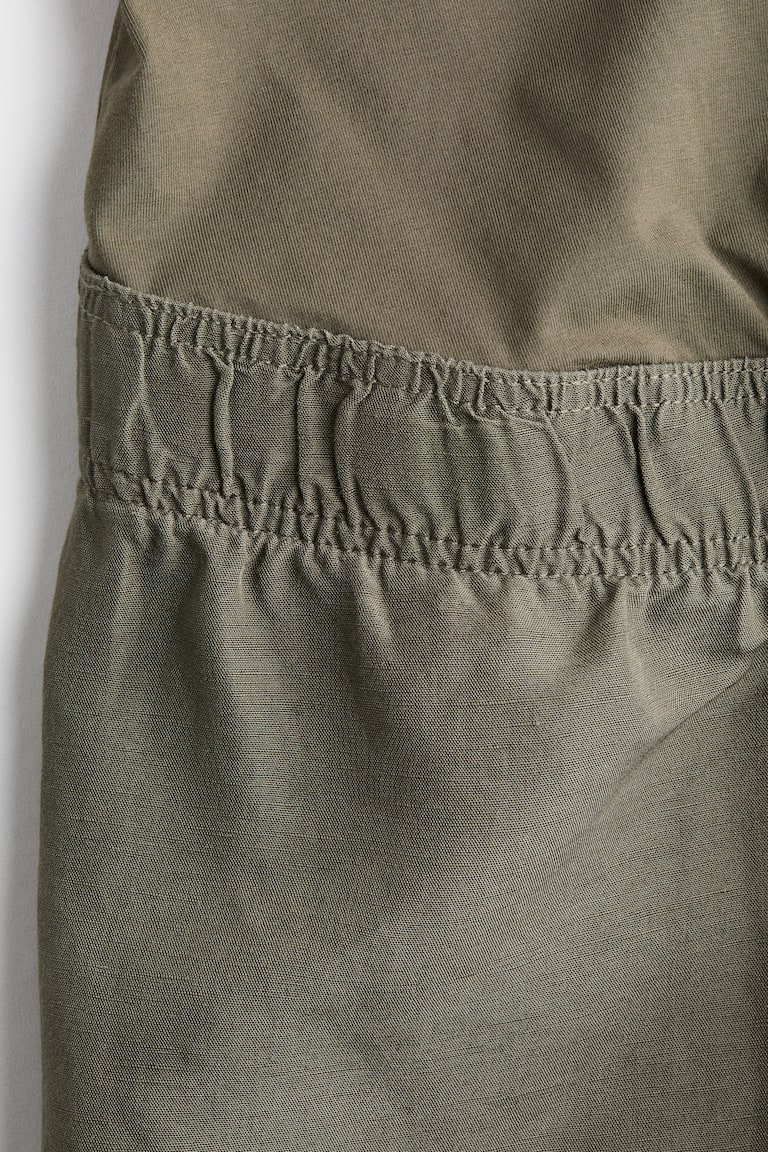 MAMA Linen-Blend Shorts - Dark khaki green - Ladies | H&M US