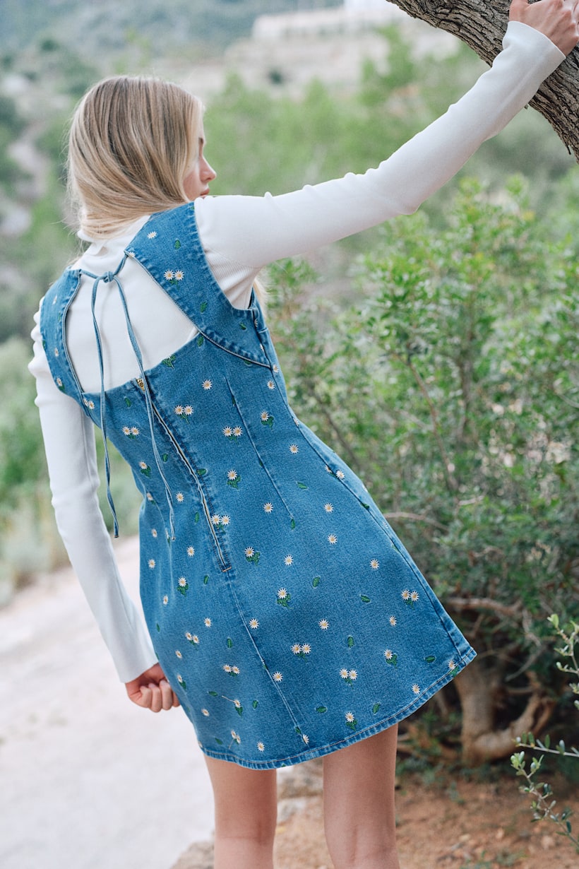 Embroidered Open-Back Denim Dress - Light denim blue/daisies - Ladies ...