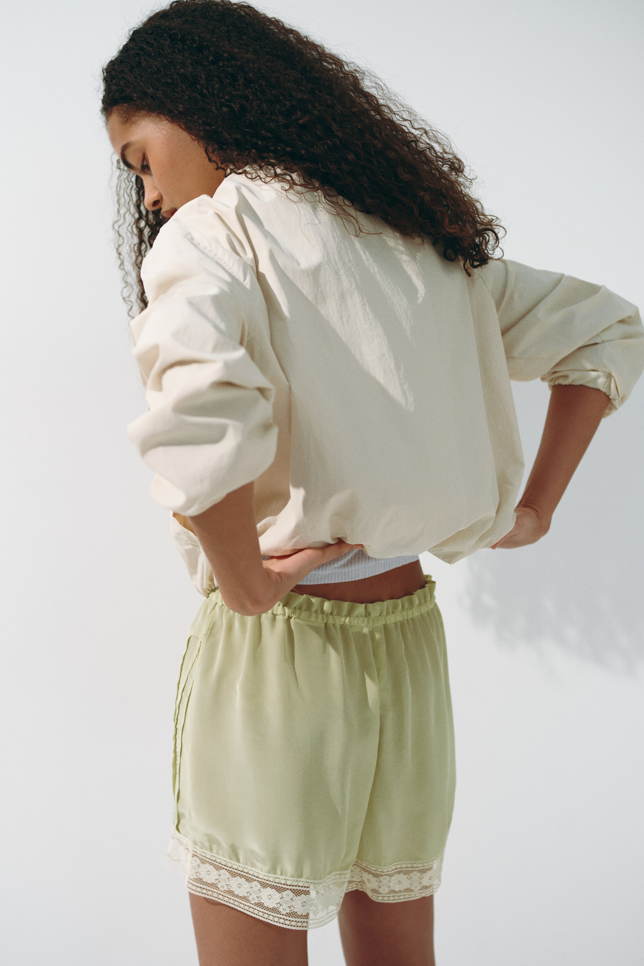 Women's Light green Drawstring-Detail Balloon-Leg Shorts | H&M CA