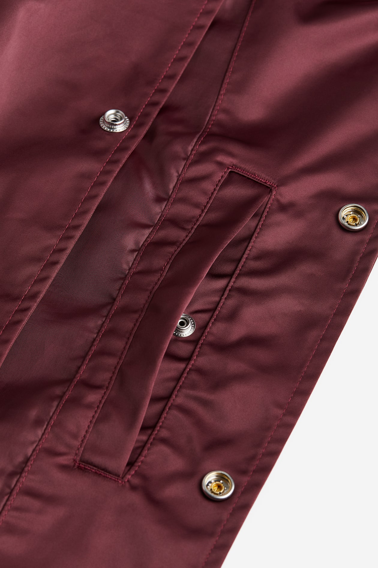 Men’s Burgundy Loose Fit Satin coach jacket | H&M IN