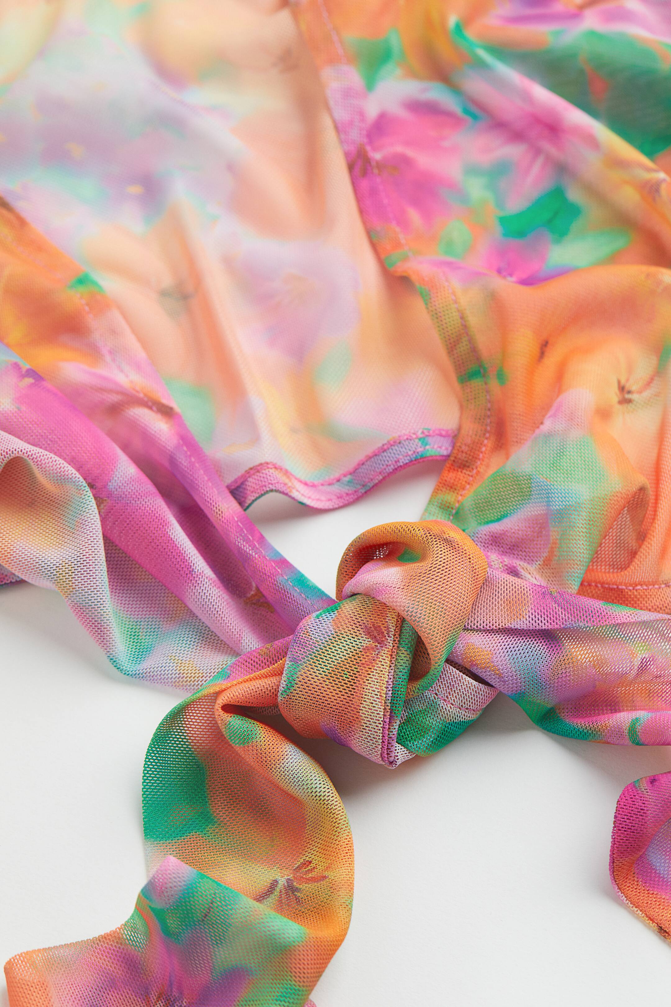 Top cropped playero con lazada - Rosa claro/Floral - MUJER | H&M ES