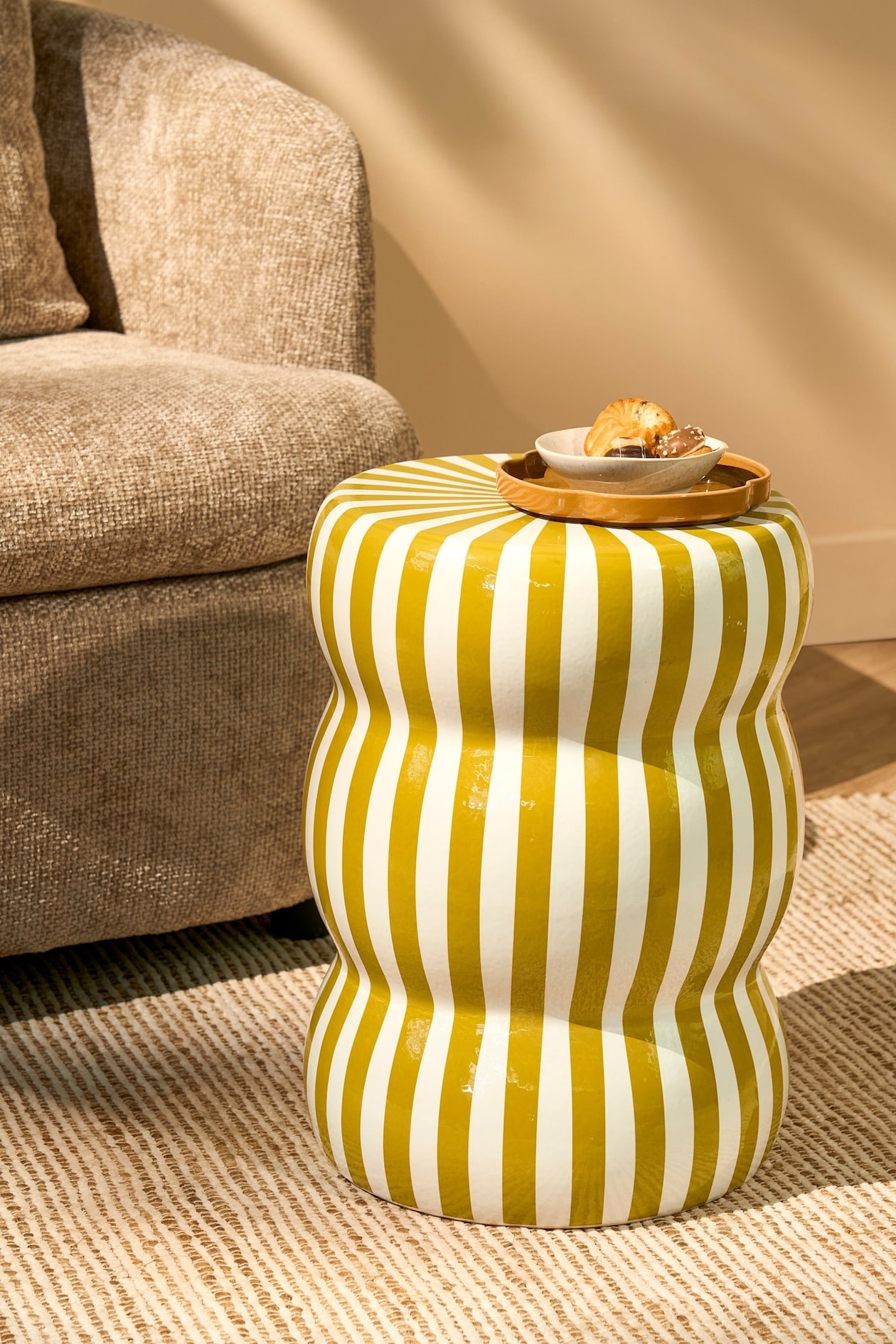 Ceramic Side Table - Cream, Ochre - Mica Decorations - HOME | H&M BE