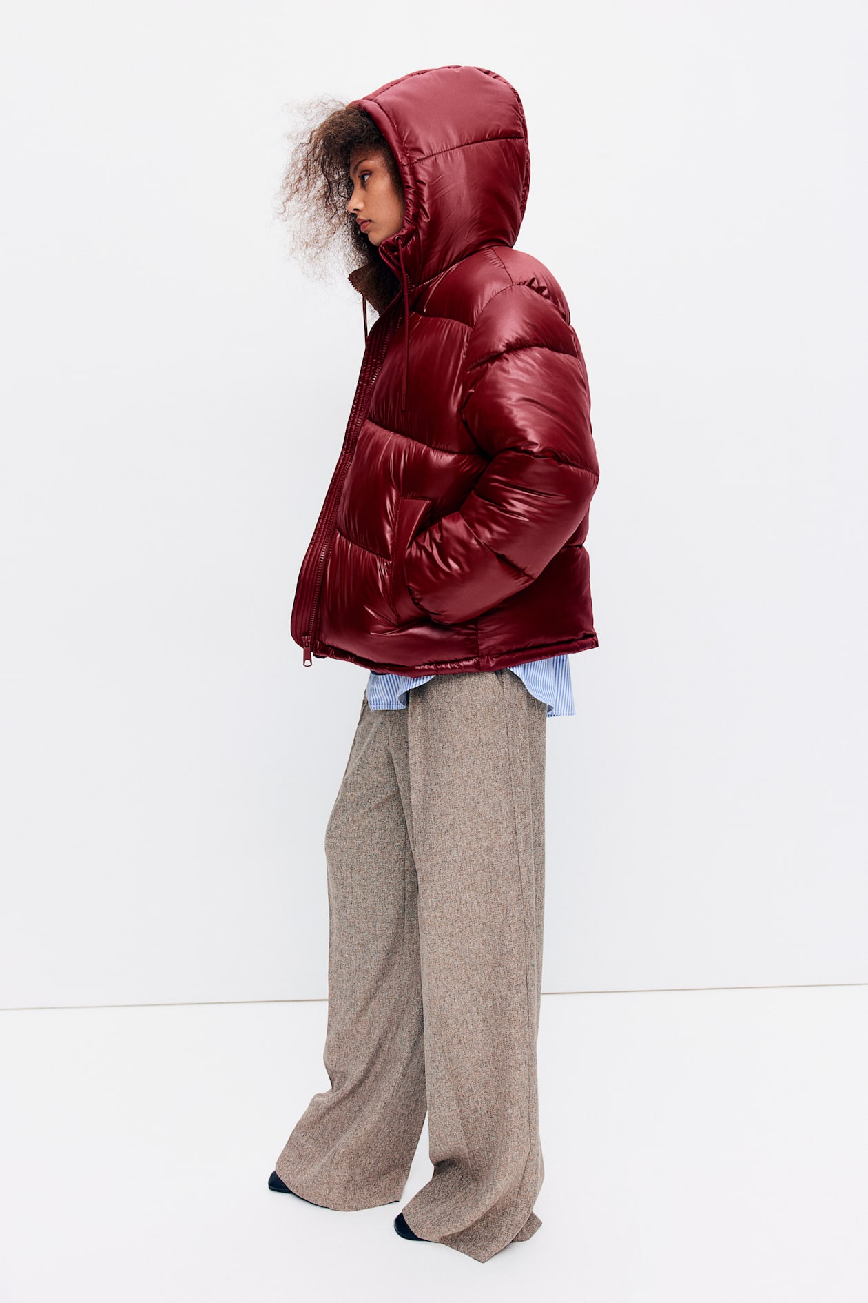 Pufferjacke mit Kapuze - Dunkelrot - Ladies | H&M DE