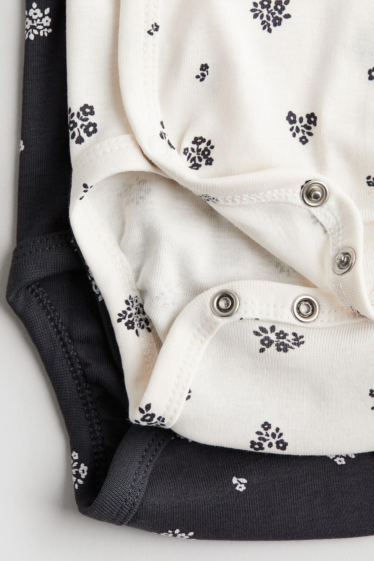 Newborn Baby Clothes | Girls & Boys | H&M CA