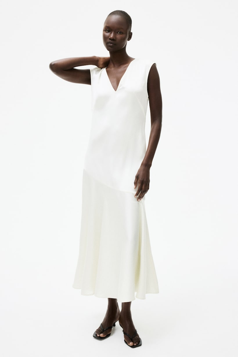 Satinkleid mit V-Ausschnitt - Weiß - Ladies | H&M DE