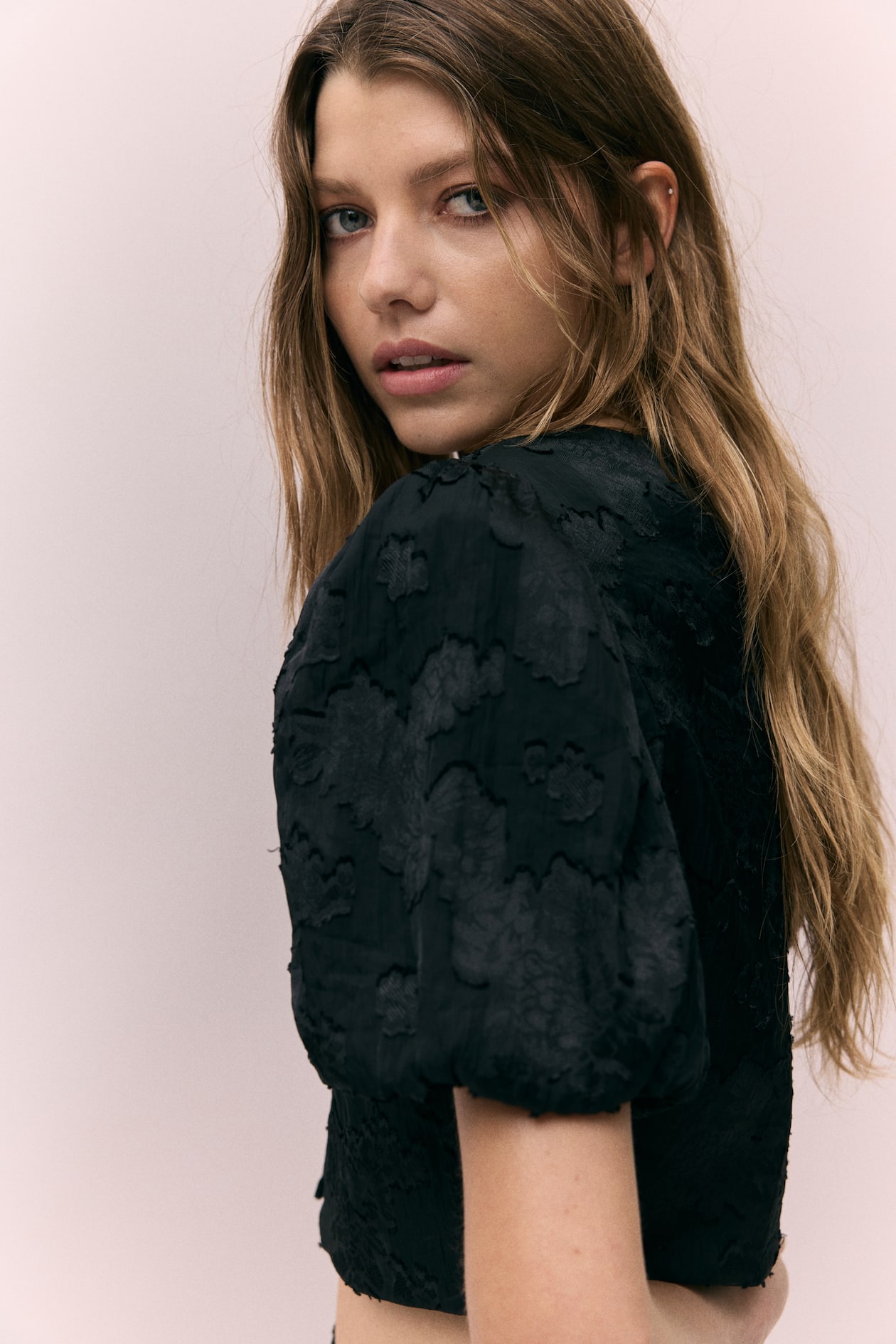 Cropped jacquard-weave blouse - Black - Ladies | H&M GB