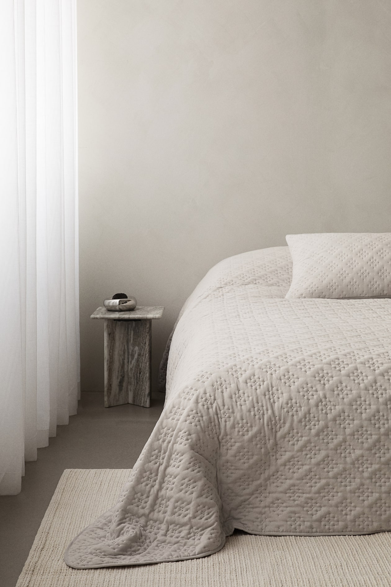 Light dusty taupe Quilted Bedspread at H&M Home | H&M US