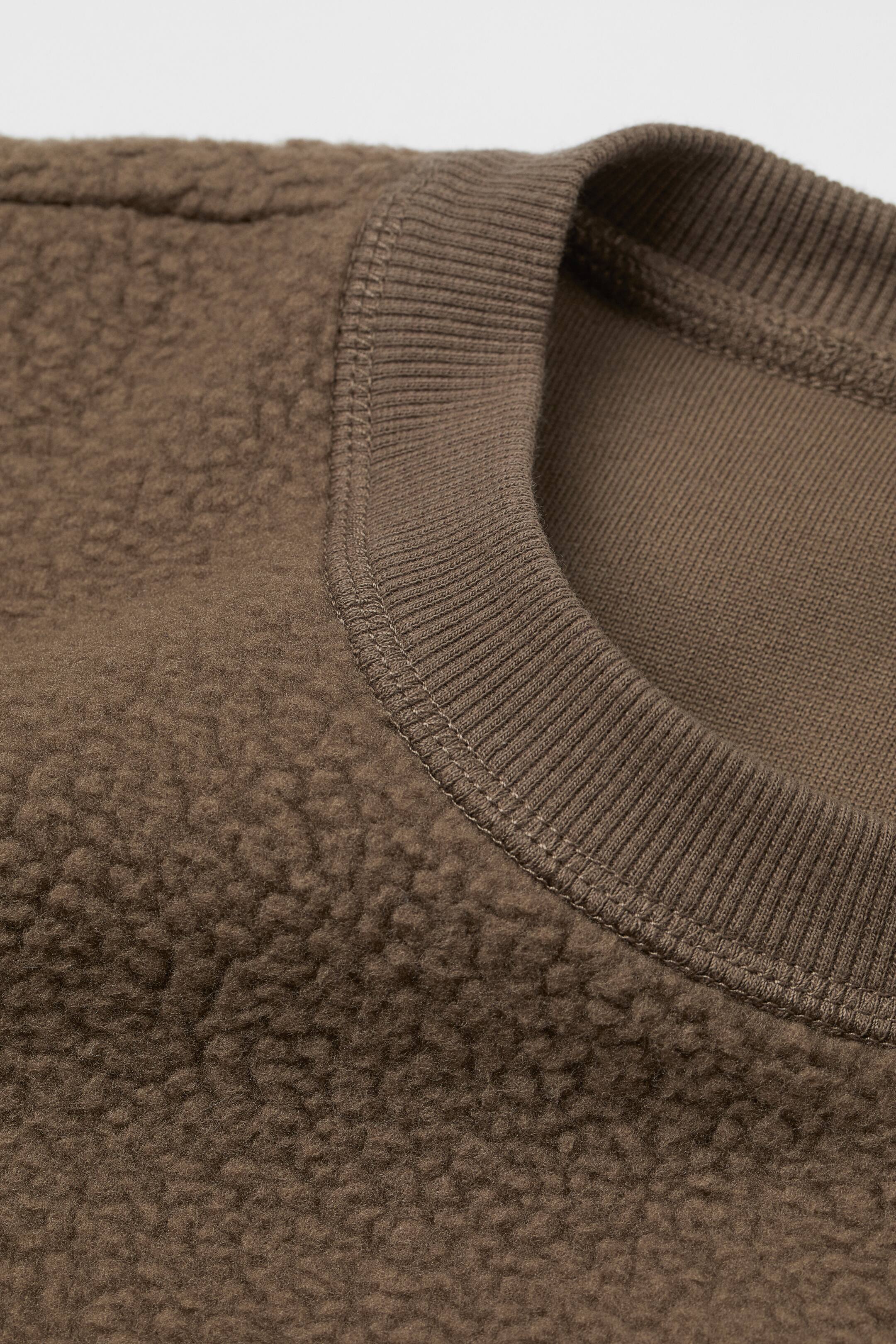 Relaxed Fit Faux Shearling Sweater - Light brown - Men | H&M CA
