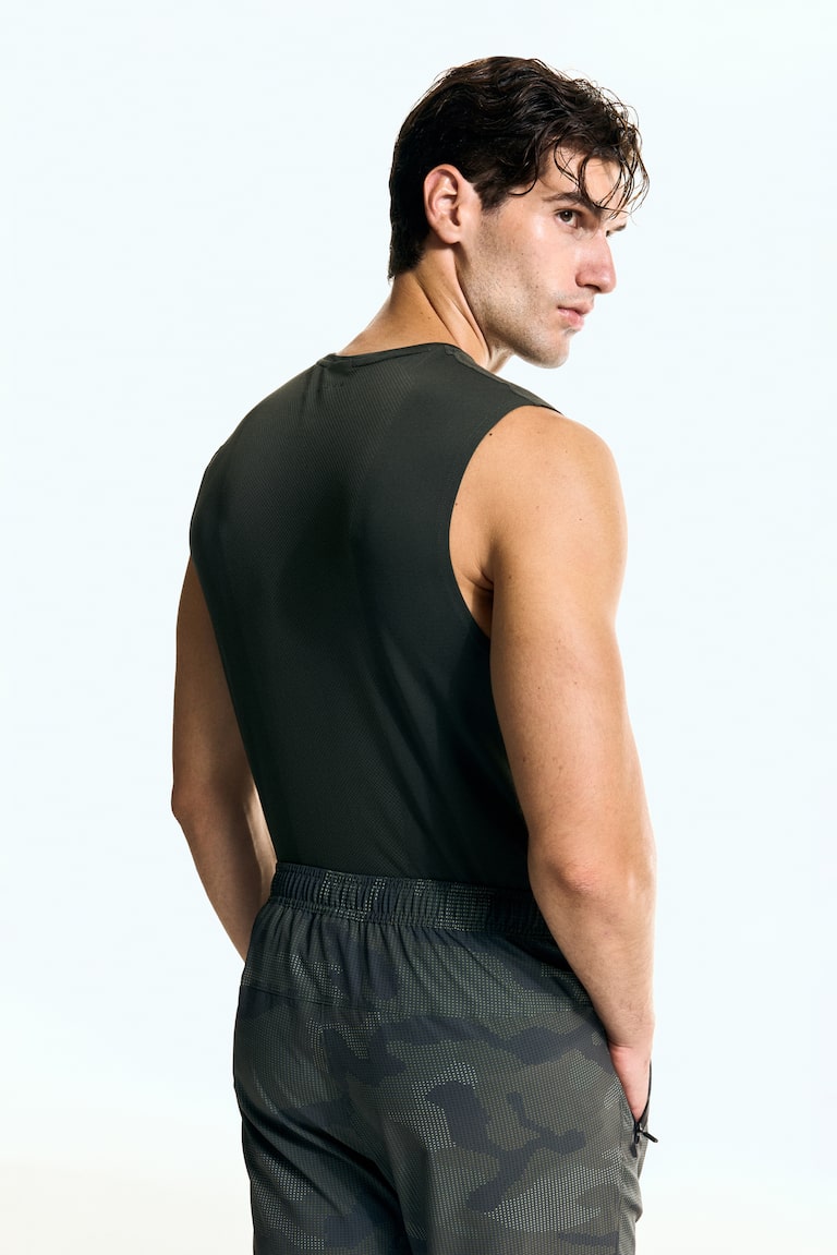 Men's Gym Vests | Stringers, Muscle Fit & Running | H&M GB